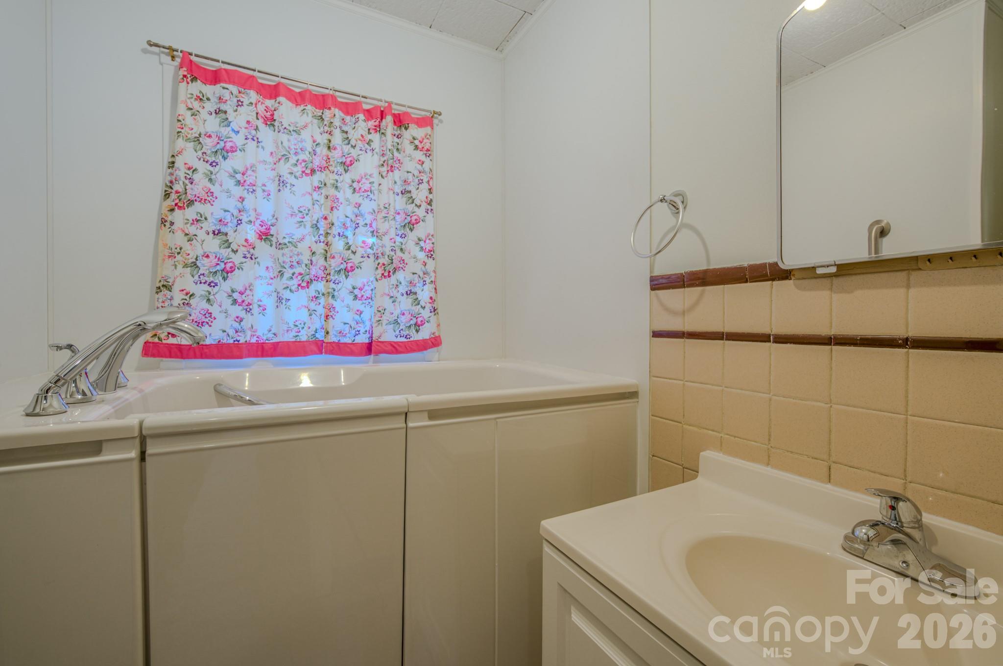 550 Saluda Street, Hendersonville, NC - photo 20 of 30