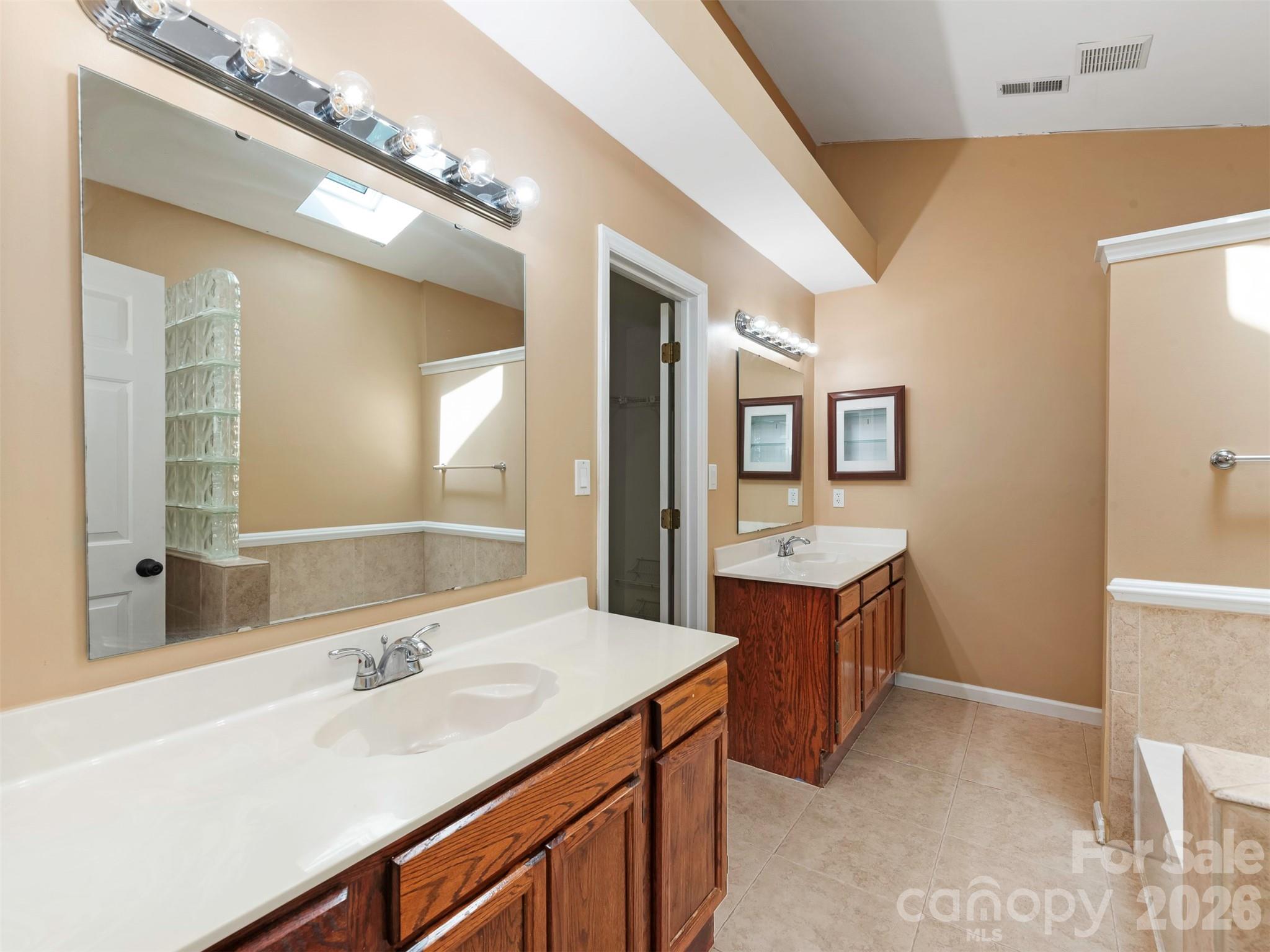 Home for sale at 14437 Raynham Drive, Charlotte, NC — photo 24 of 41