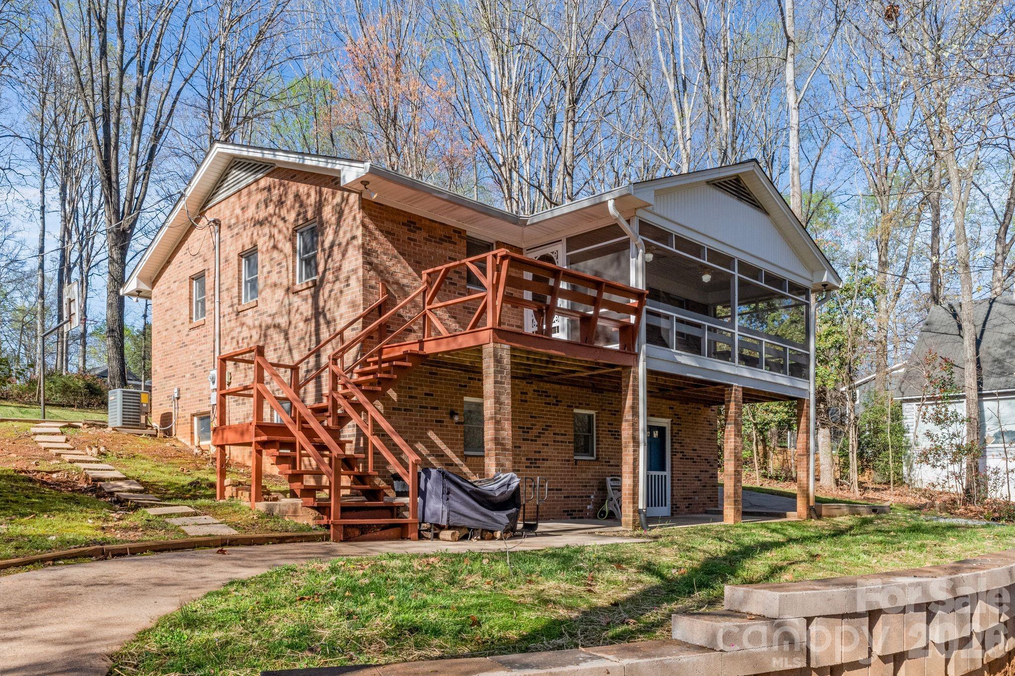 Exterior of 8032 Lakeview Drive, Denver, NC