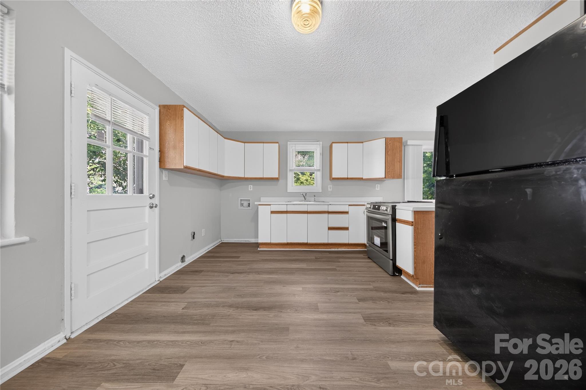 Photo 9 of 520 Inwood Drive, Charlotte, NC