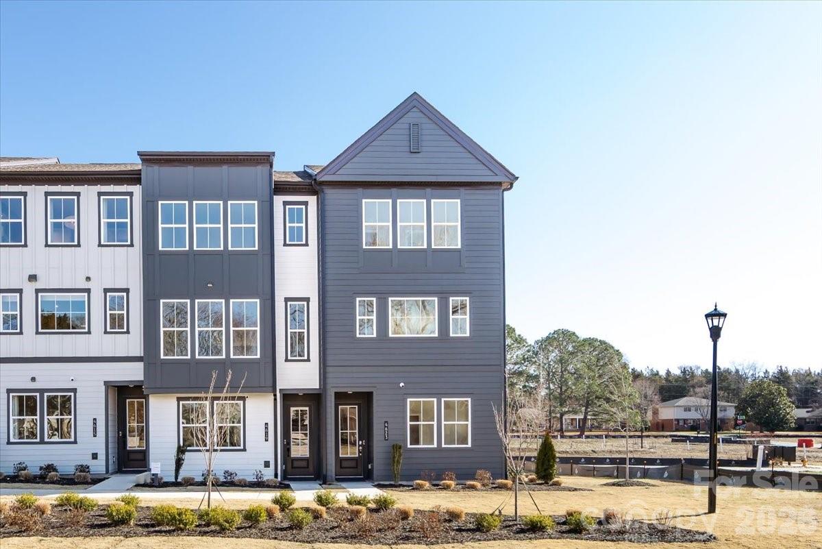 Home for sale at 4623 Swan Meadow Lane, Charlotte, NC — photo 1 of 23