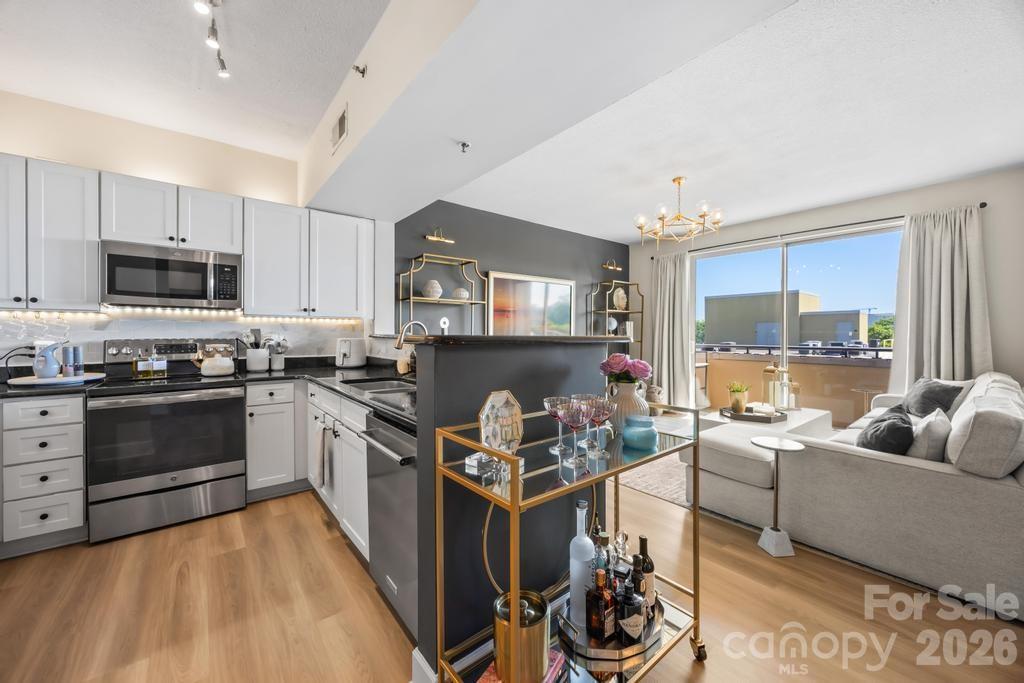 Photo 8 of 1315 East Boulevard719, Charlotte, NC