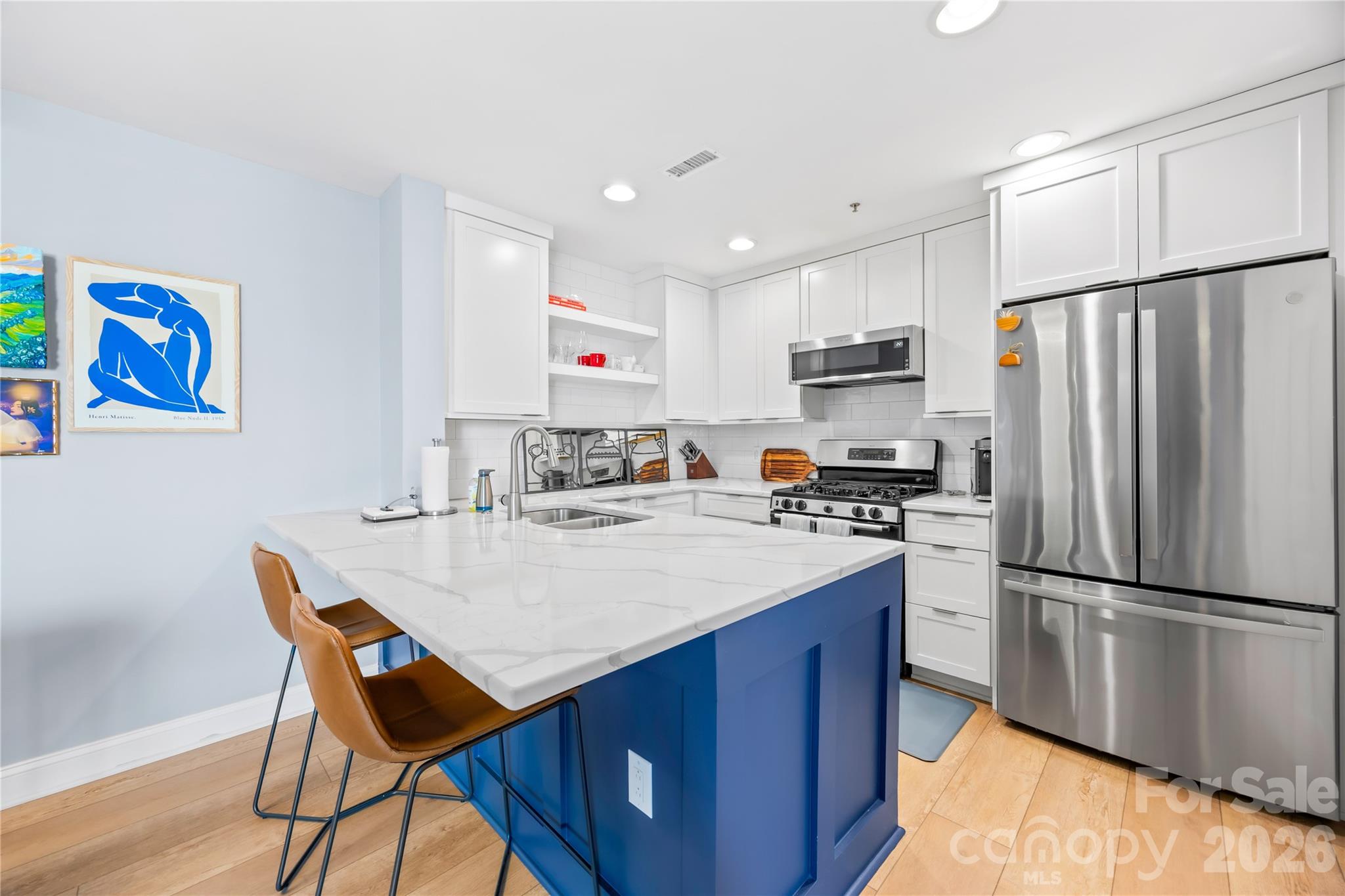 Photo 4 of 718 W Trade Street603, Charlotte, NC