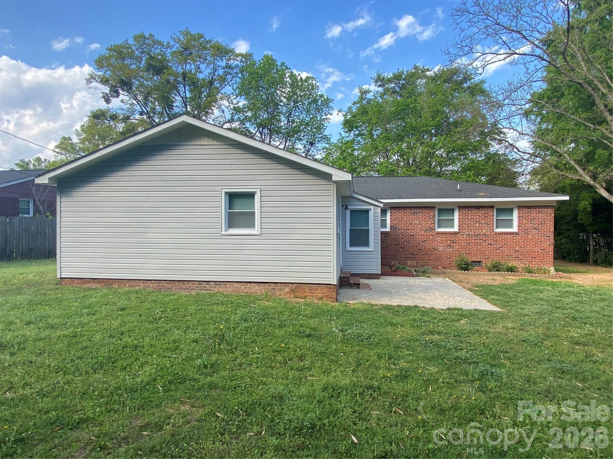 102 Mcdowell Street, Great Falls, SC - photo 8 of 49