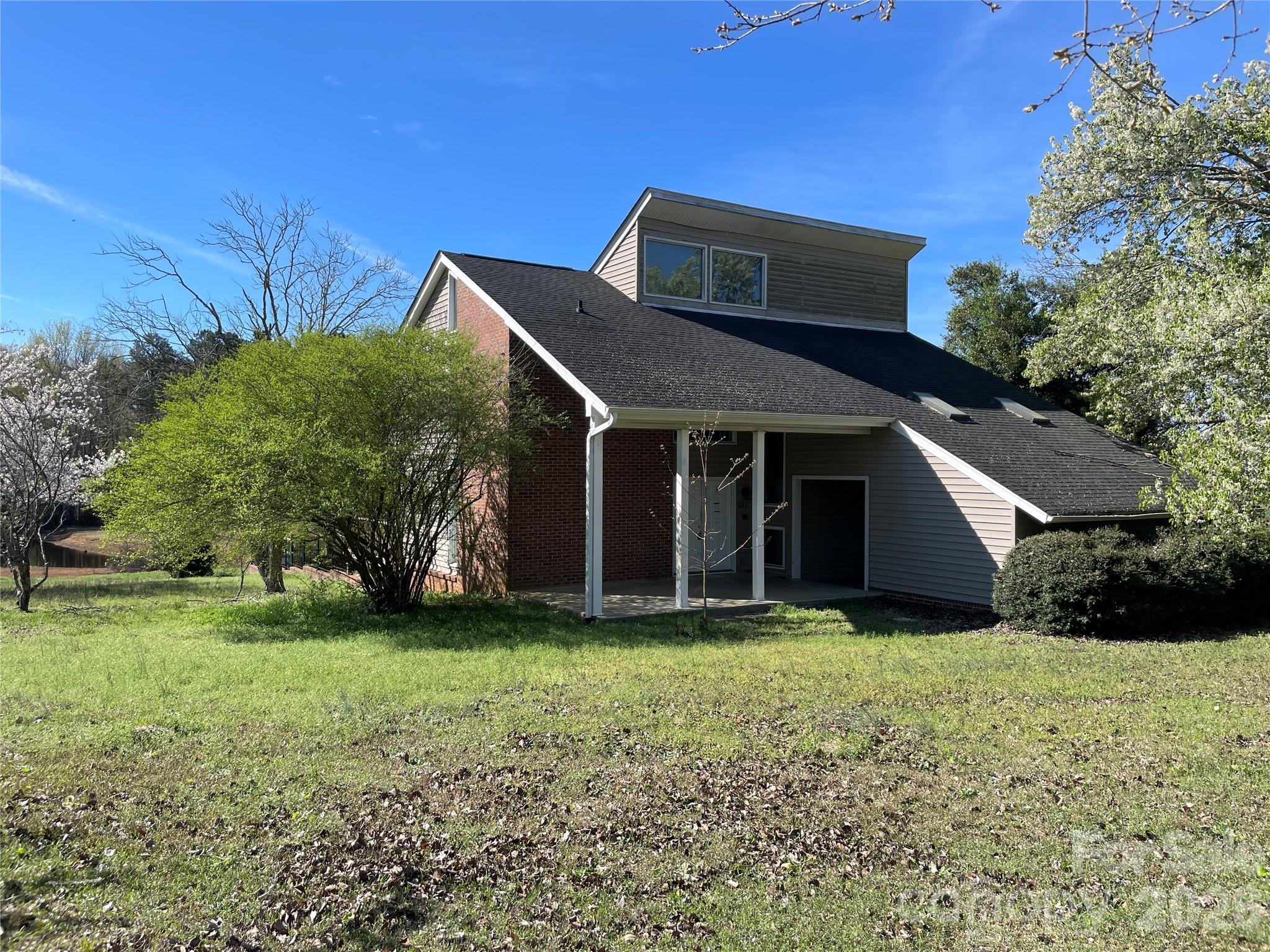 6174 Center Grove Road, Kershaw, SC - photo 2 of 28