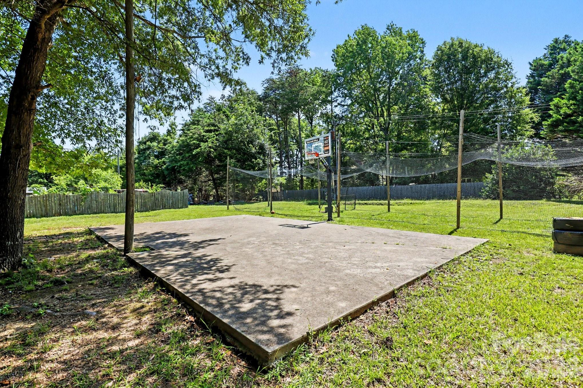Photo 40 of 10130 Fairlea Drive, Charlotte, NC
