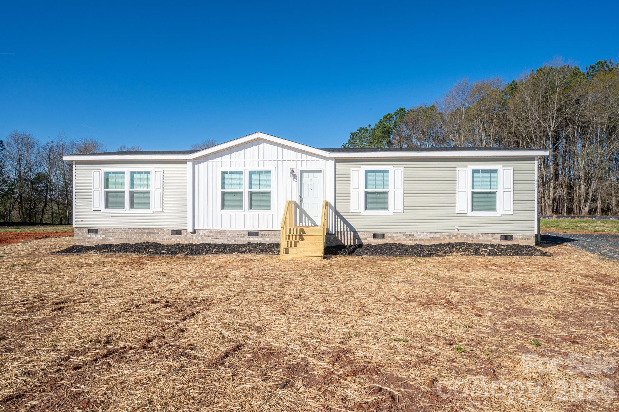 808 W Eagleview Lane, Lawndale, NC