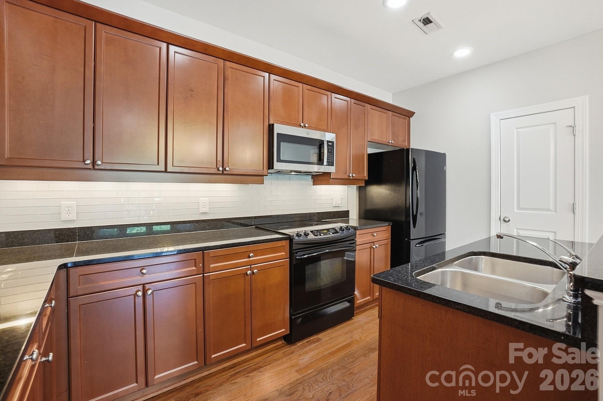 Photo 6 of 1829 Kenilworth Avenue204, Charlotte, NC