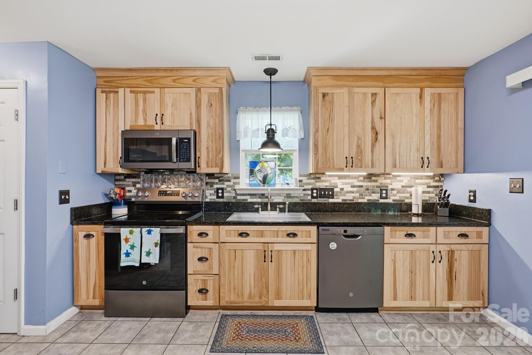 Photo 2 of 1118 Slate Ridge Road, Matthews, NC