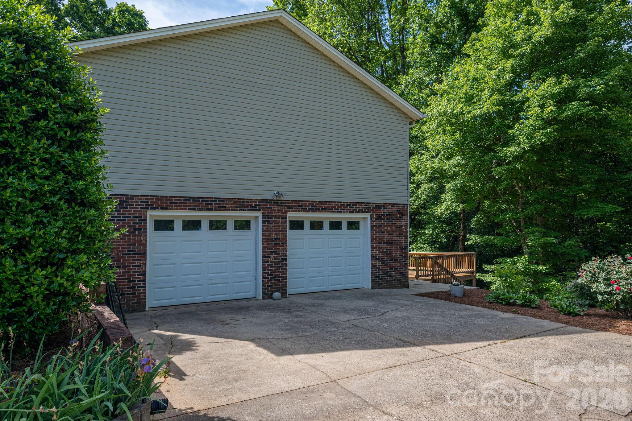 Photo 4 of 6097 Tuckborough Road, Hickory, NC