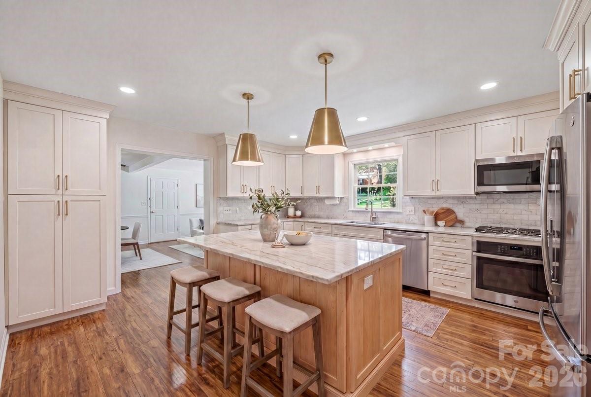 Photo 11 of 1024 Court Drive, Charlotte, NC