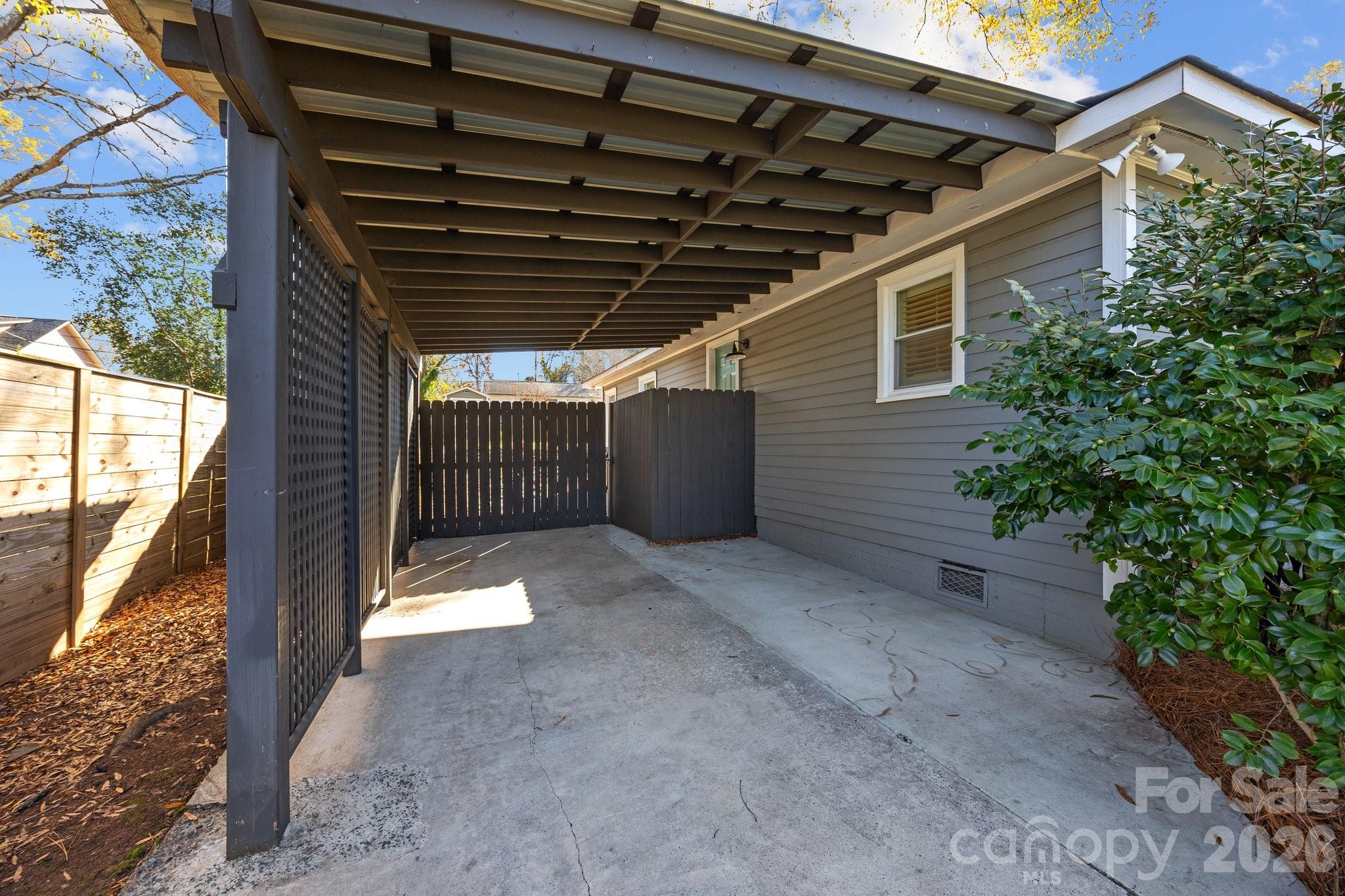 106 N Turner Avenue, Charlotte, NC - photo 5 of 27