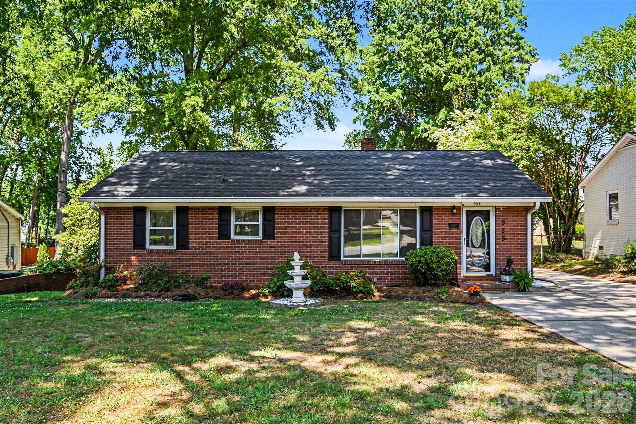 Photo 2 of 955 Hickory Nut Street, Charlotte, NC