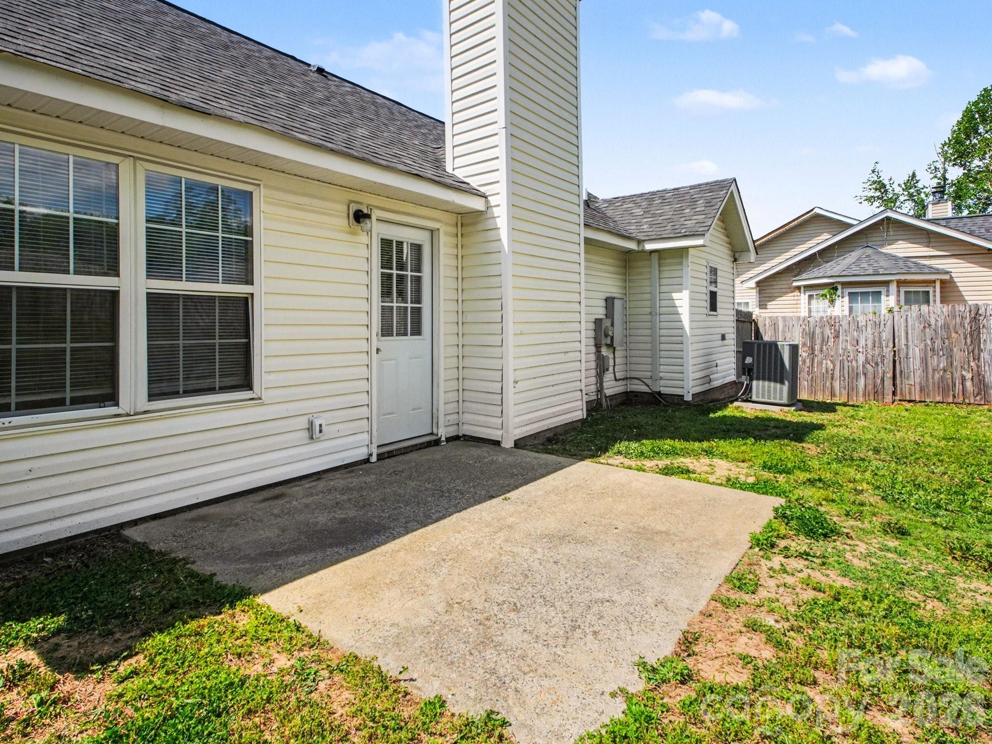 Photo 19 of 3744 Capps Hill Drive, Charlotte, NC