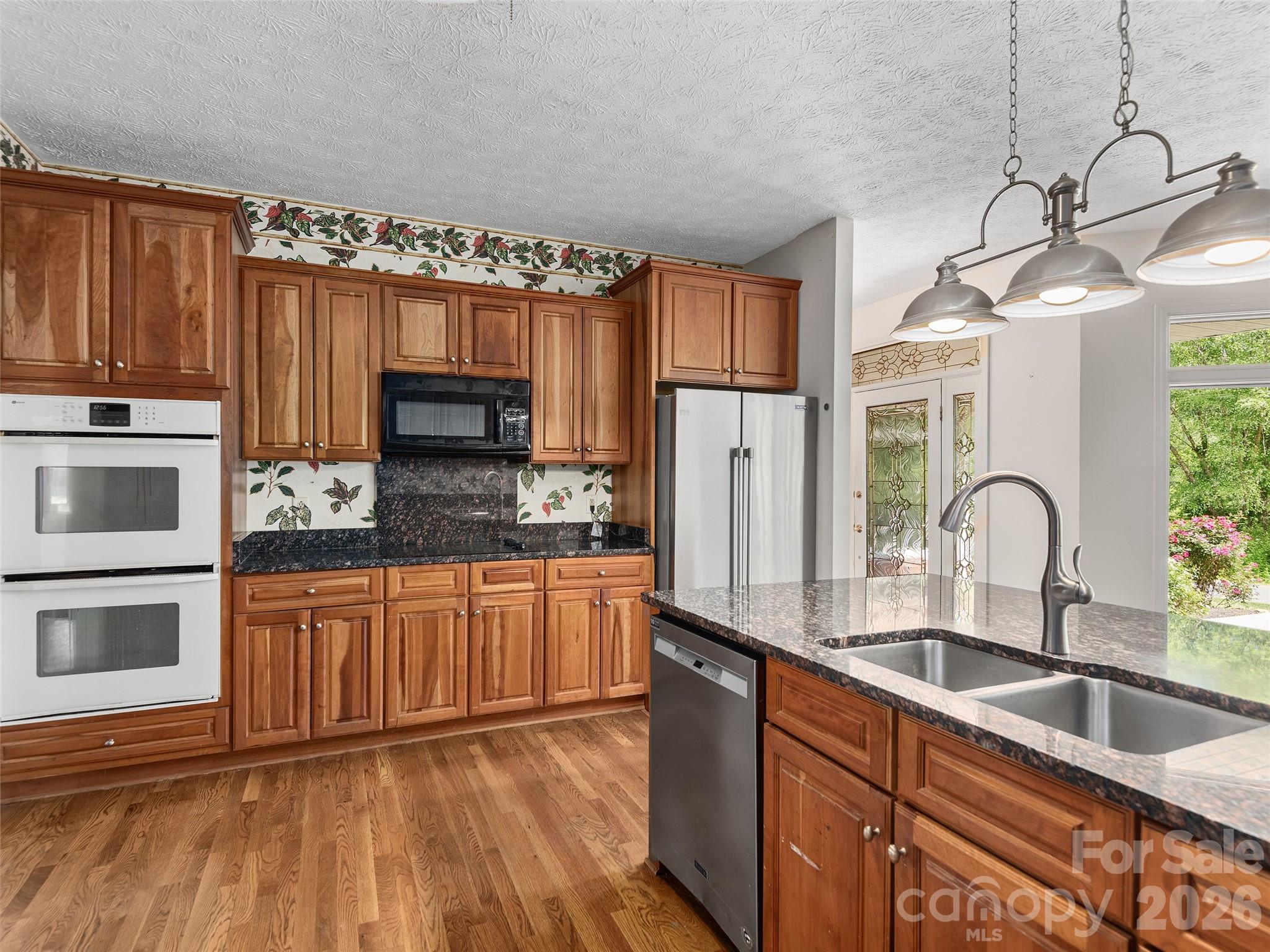 39 Beaumont Drive, Hendersonville, NC - photo 9 of 36