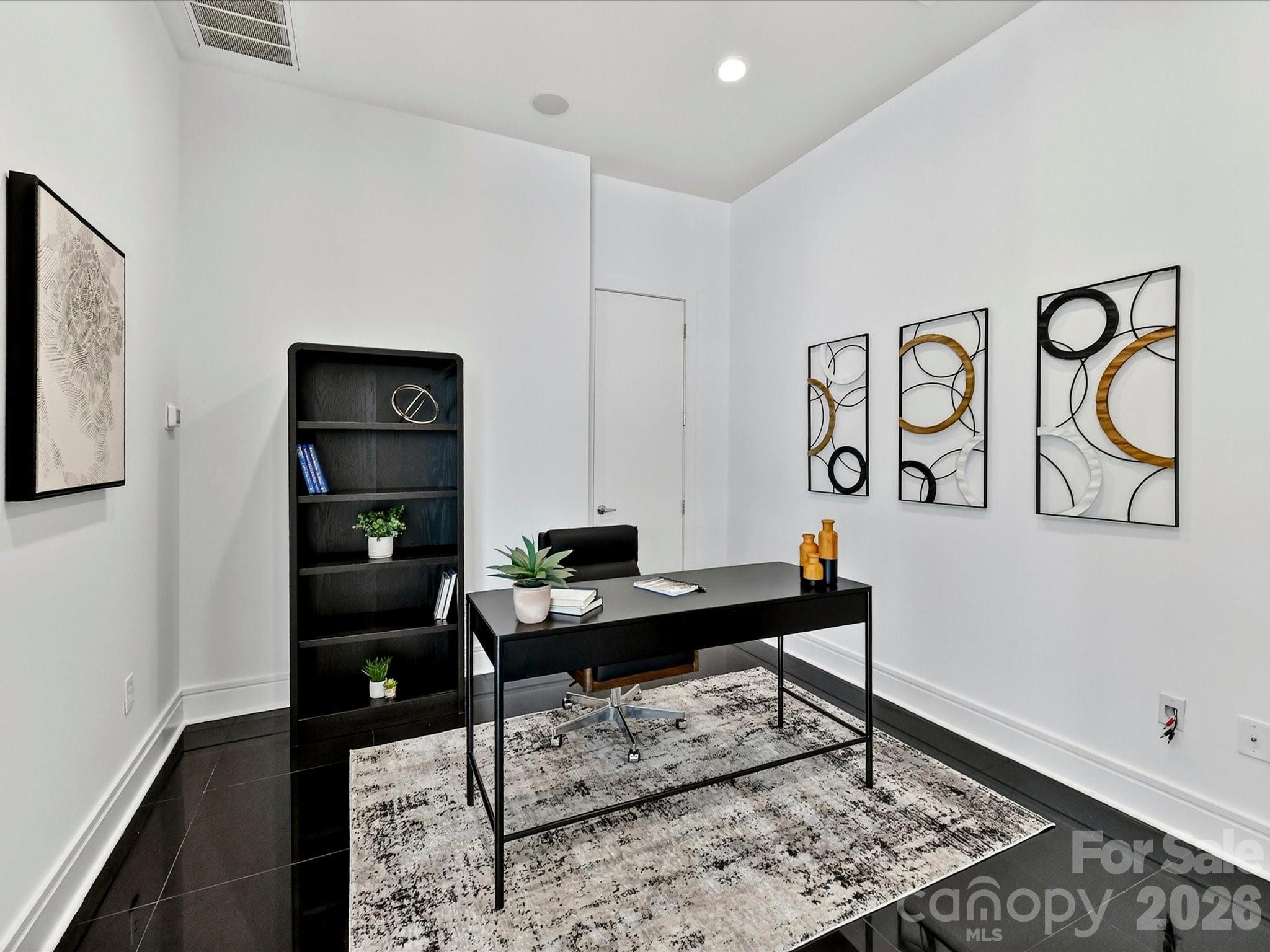 Photo 17 of 505 E 6th Street1601, Charlotte, NC