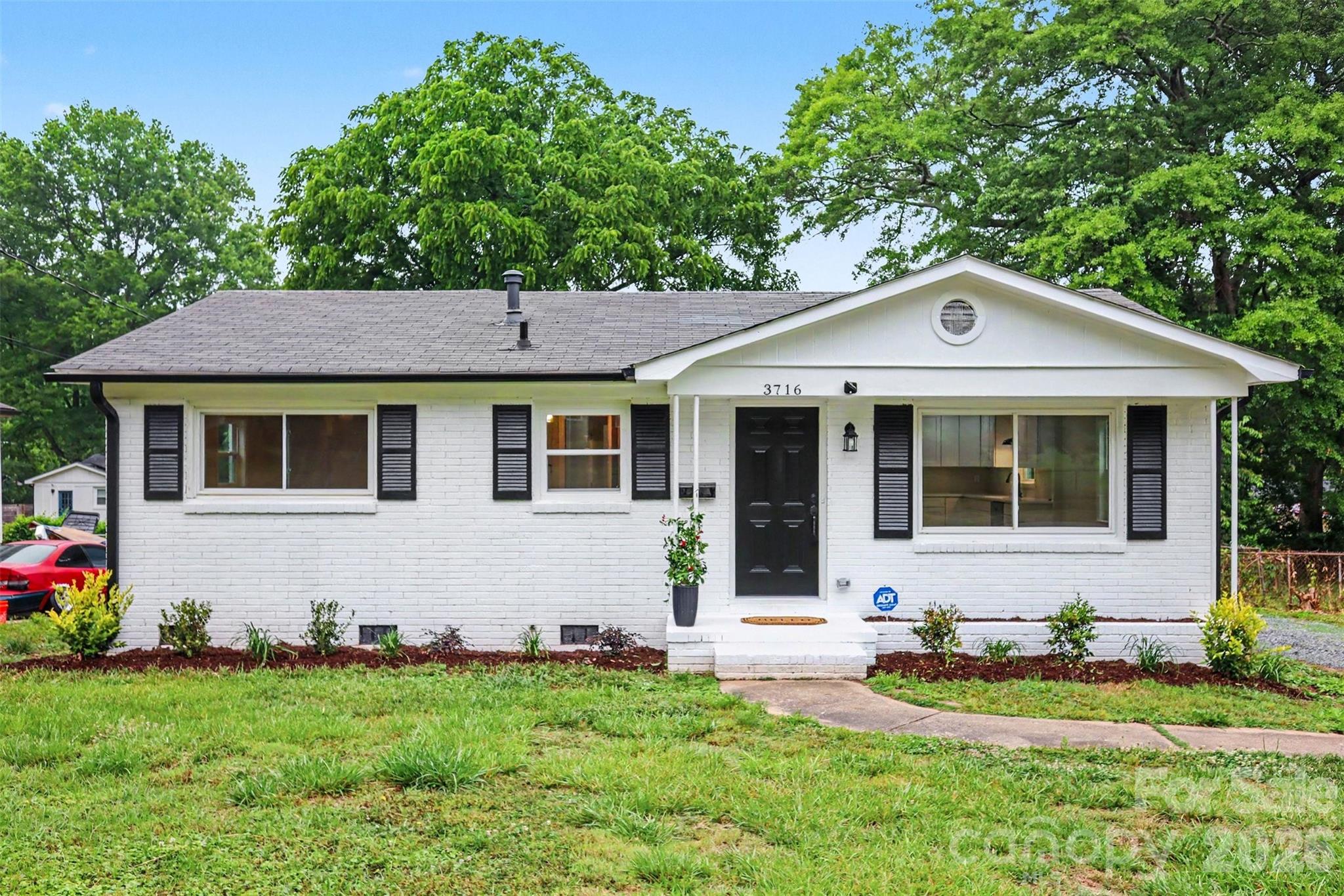 3716 Fieldcrest Road, Charlotte, NC - photo 1 of 20