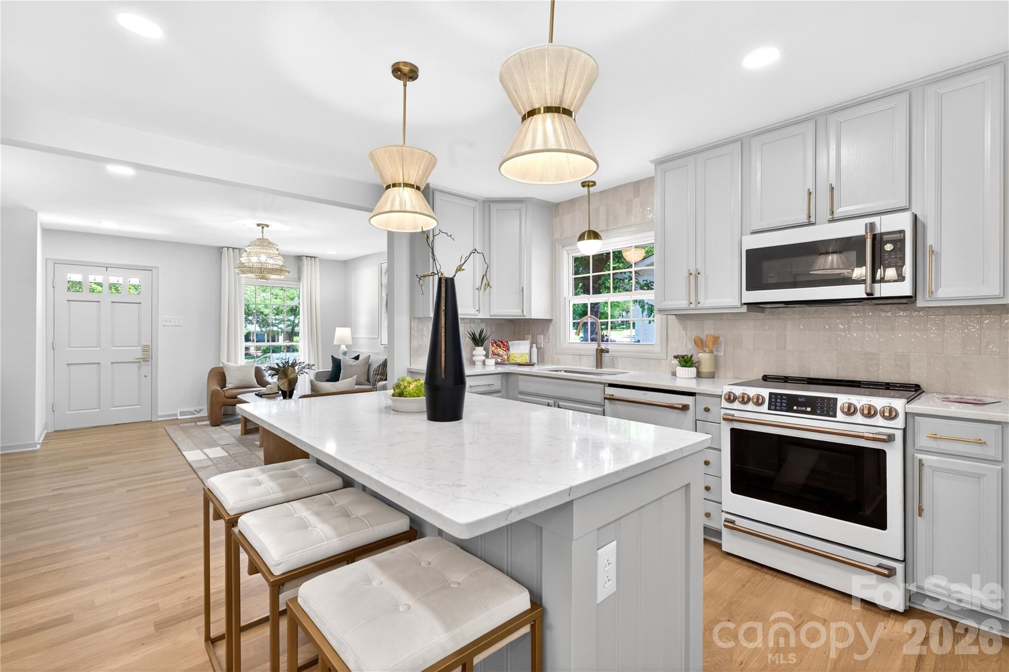 Photo 4 of 4408 Ivanhoe Place, Charlotte, NC