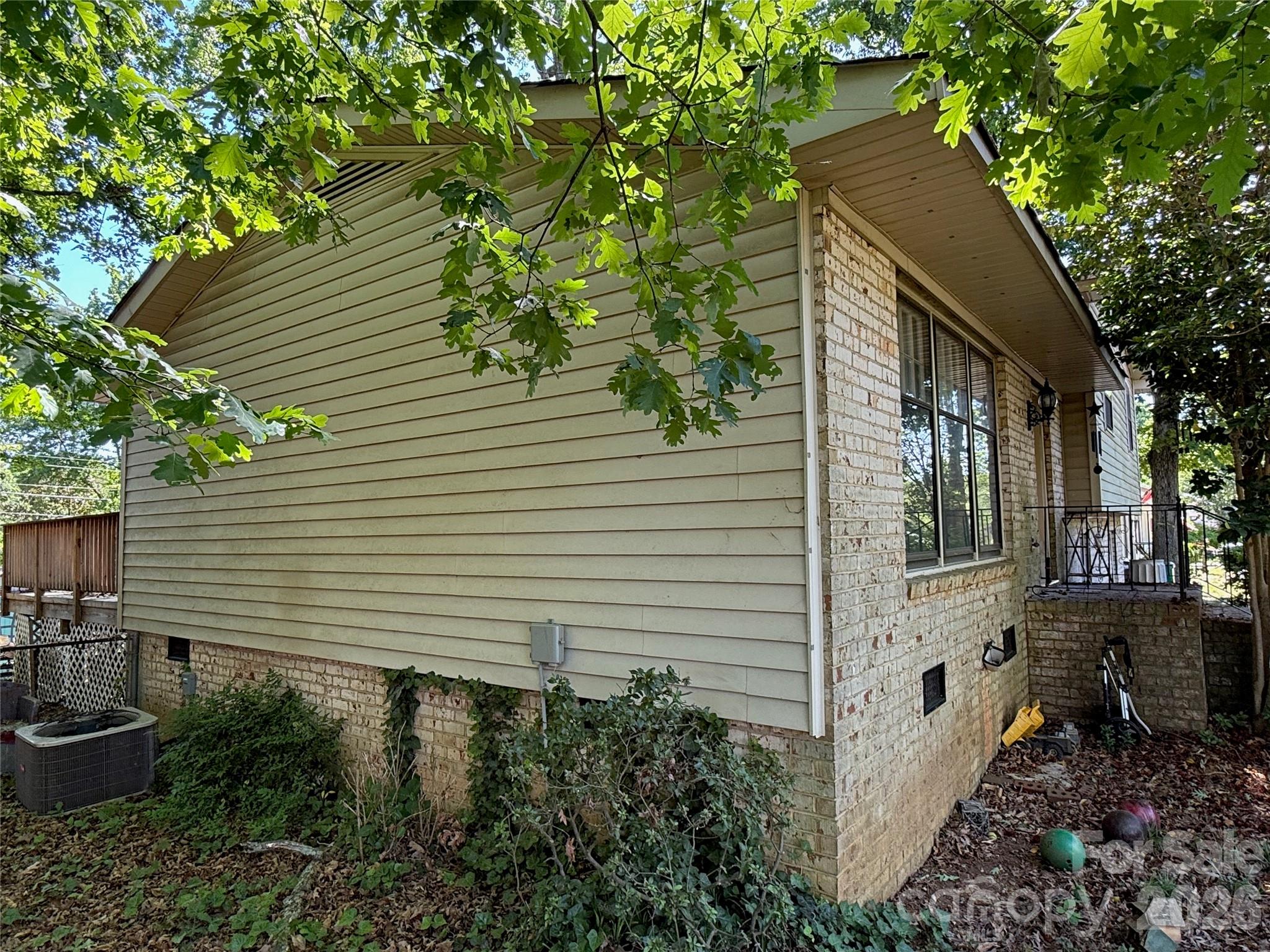 Photo 3 of 1129 Mclaughlin Drive, Charlotte, NC