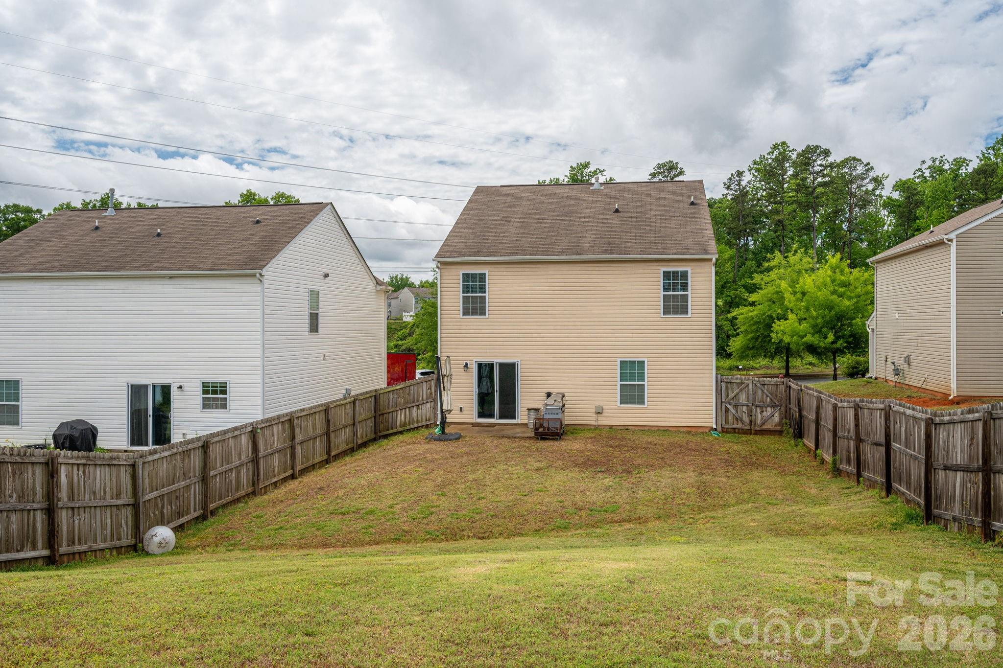2818 Easton Knoll Drive, Dallas, NC - photo 2 of 48