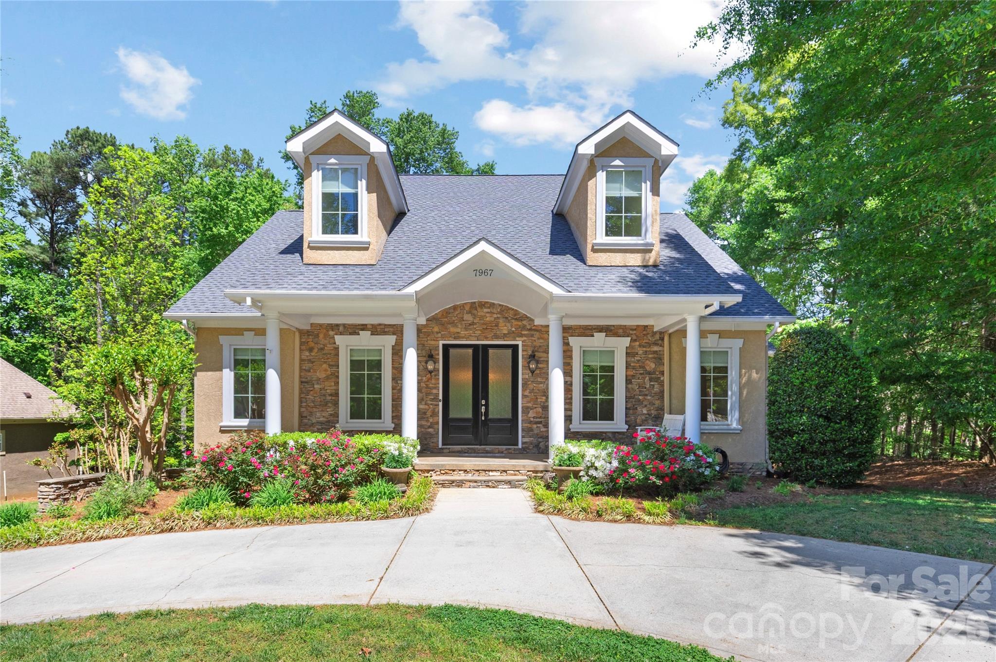 Photo 2 of 7967 Glen Abbey Circle, Stanley, NC