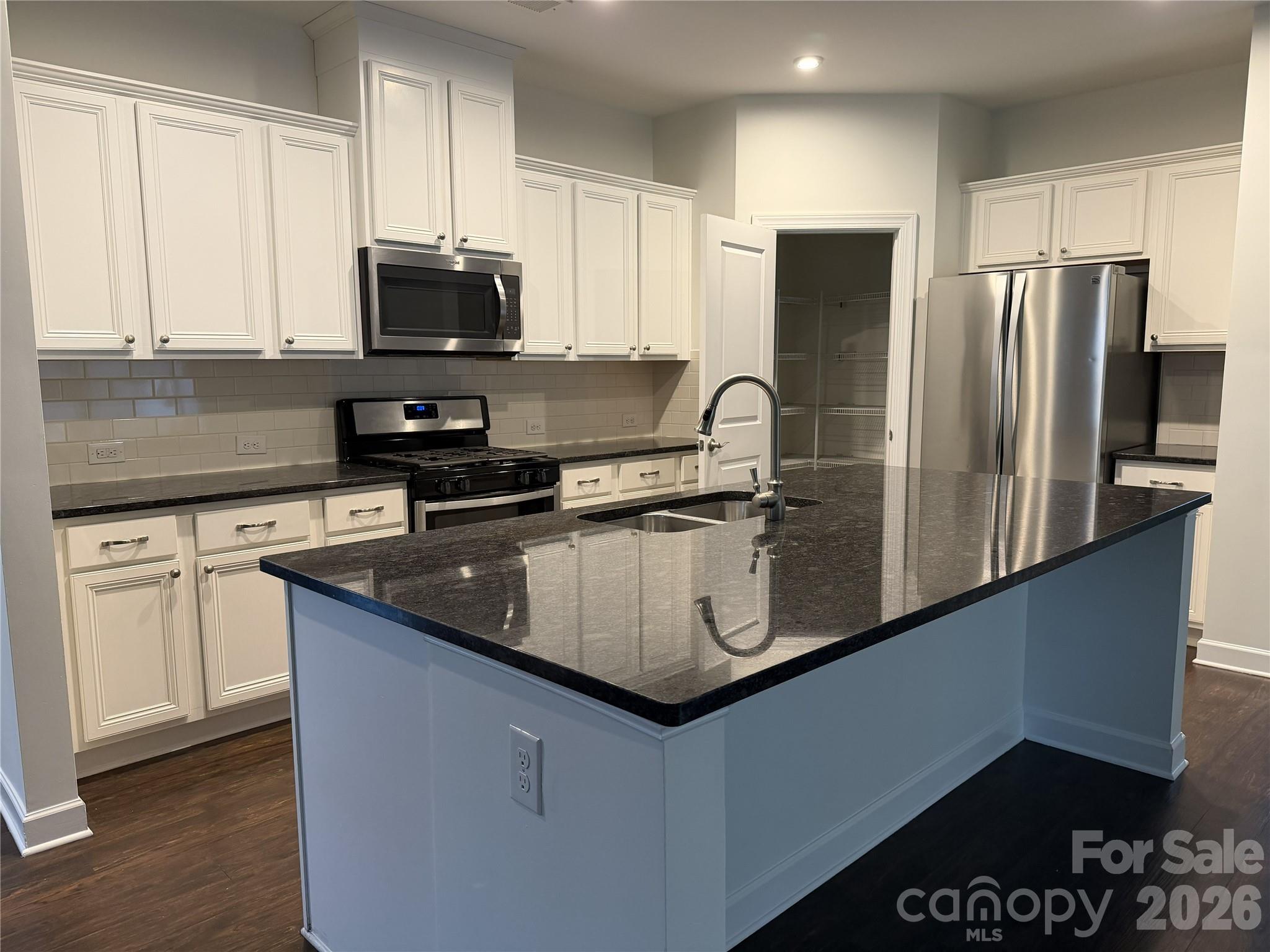 Photo 6 of 4621 Collingham Drive, Charlotte, NC