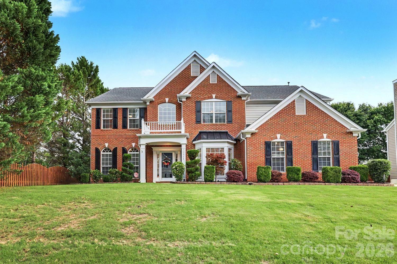 10913 Knight Castle Drive, Charlotte, NC