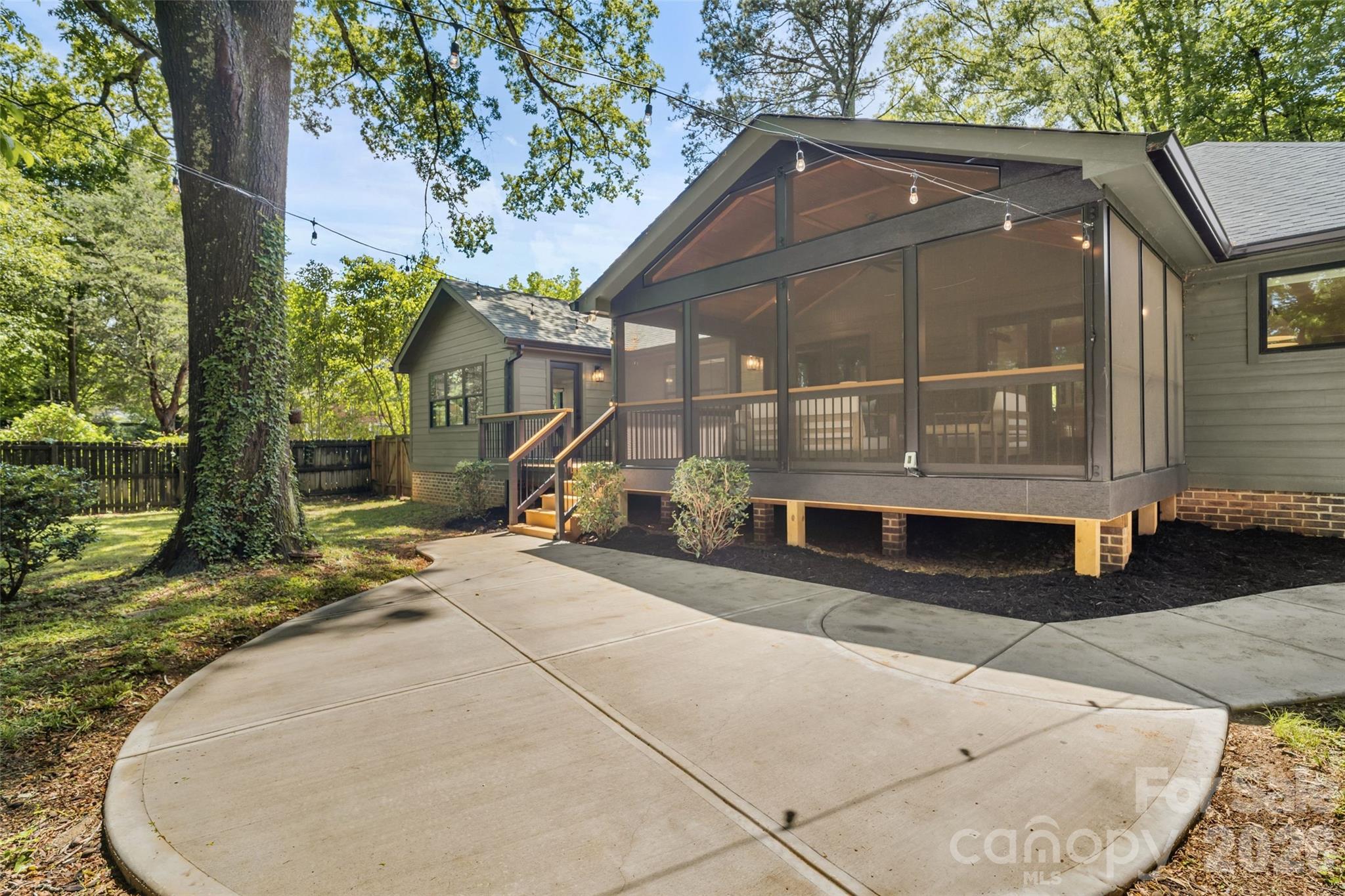 Photo 42 of 1542 Carolyn Drive, Charlotte, NC
