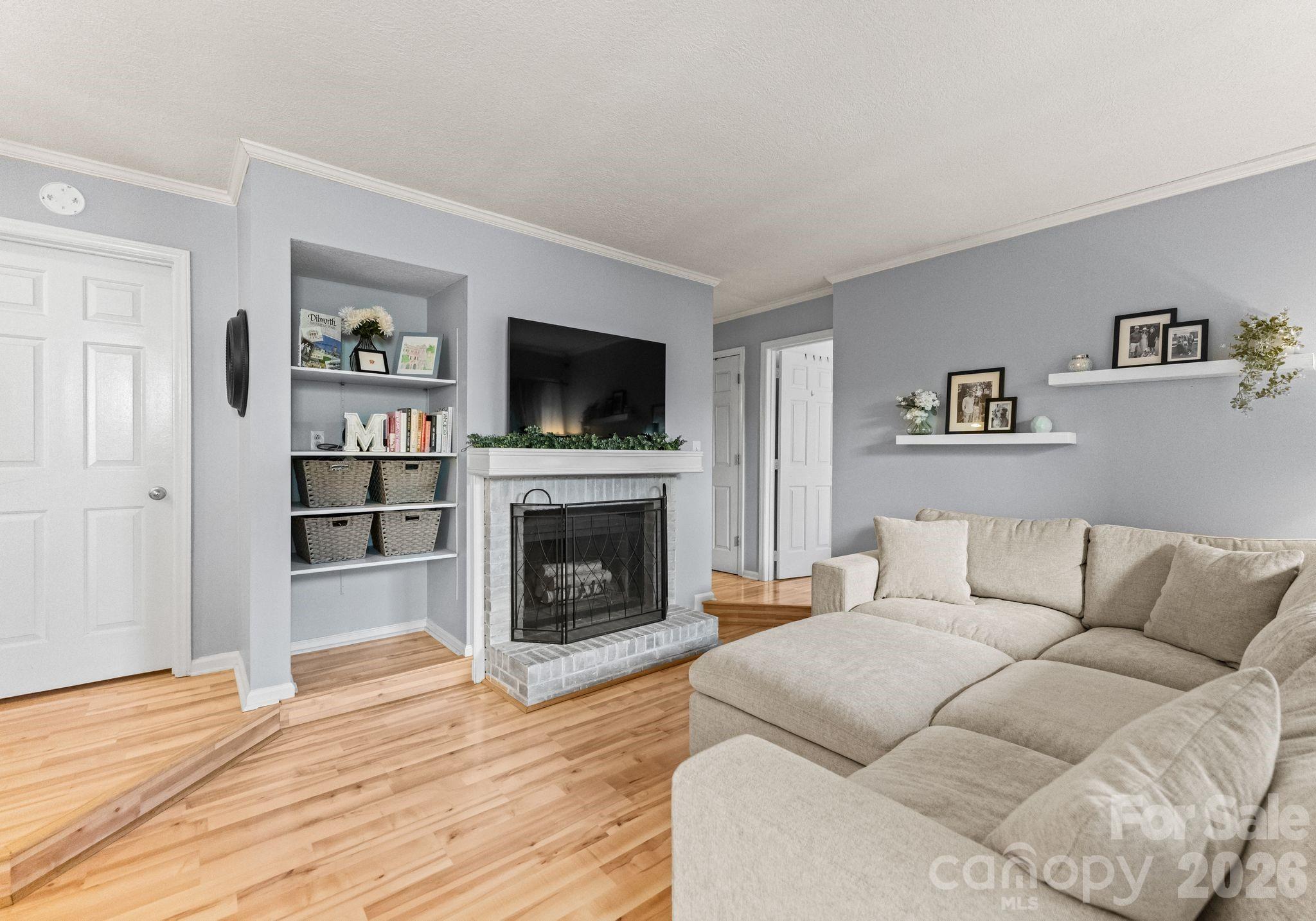 Photo 2 of 1109 E Morehead Street16, Charlotte, NC