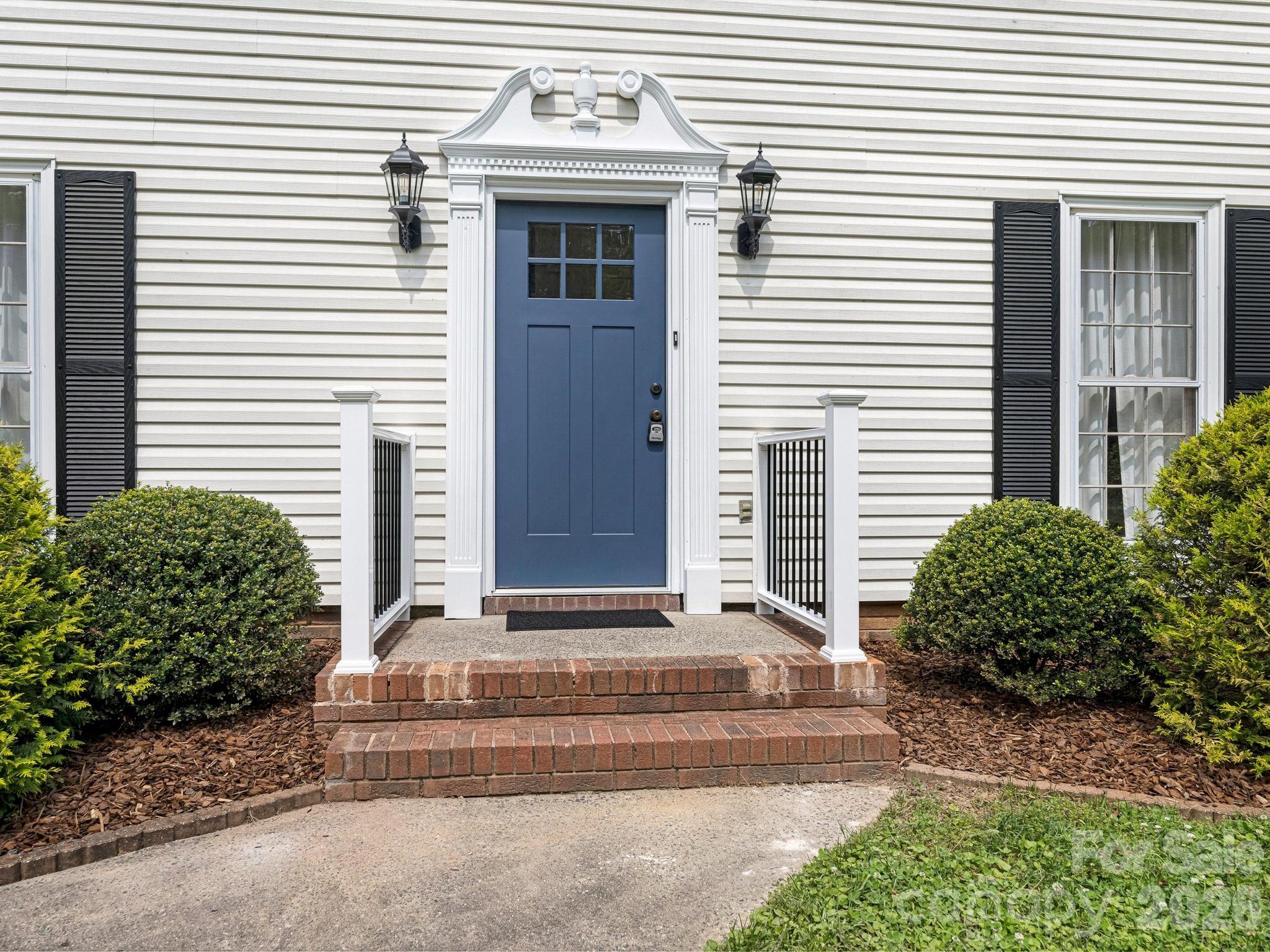 Photo 2 of 11510 Painted Tree Road, Charlotte, NC