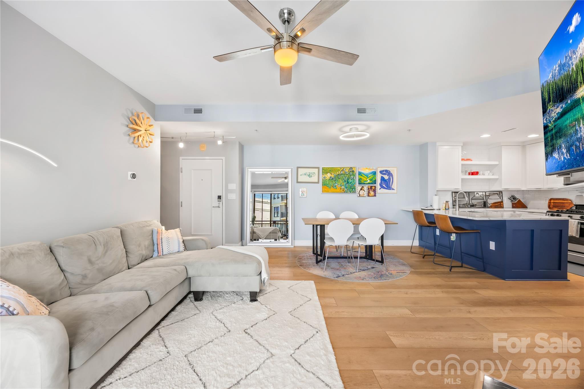 Photo 8 of 718 W Trade Street603, Charlotte, NC