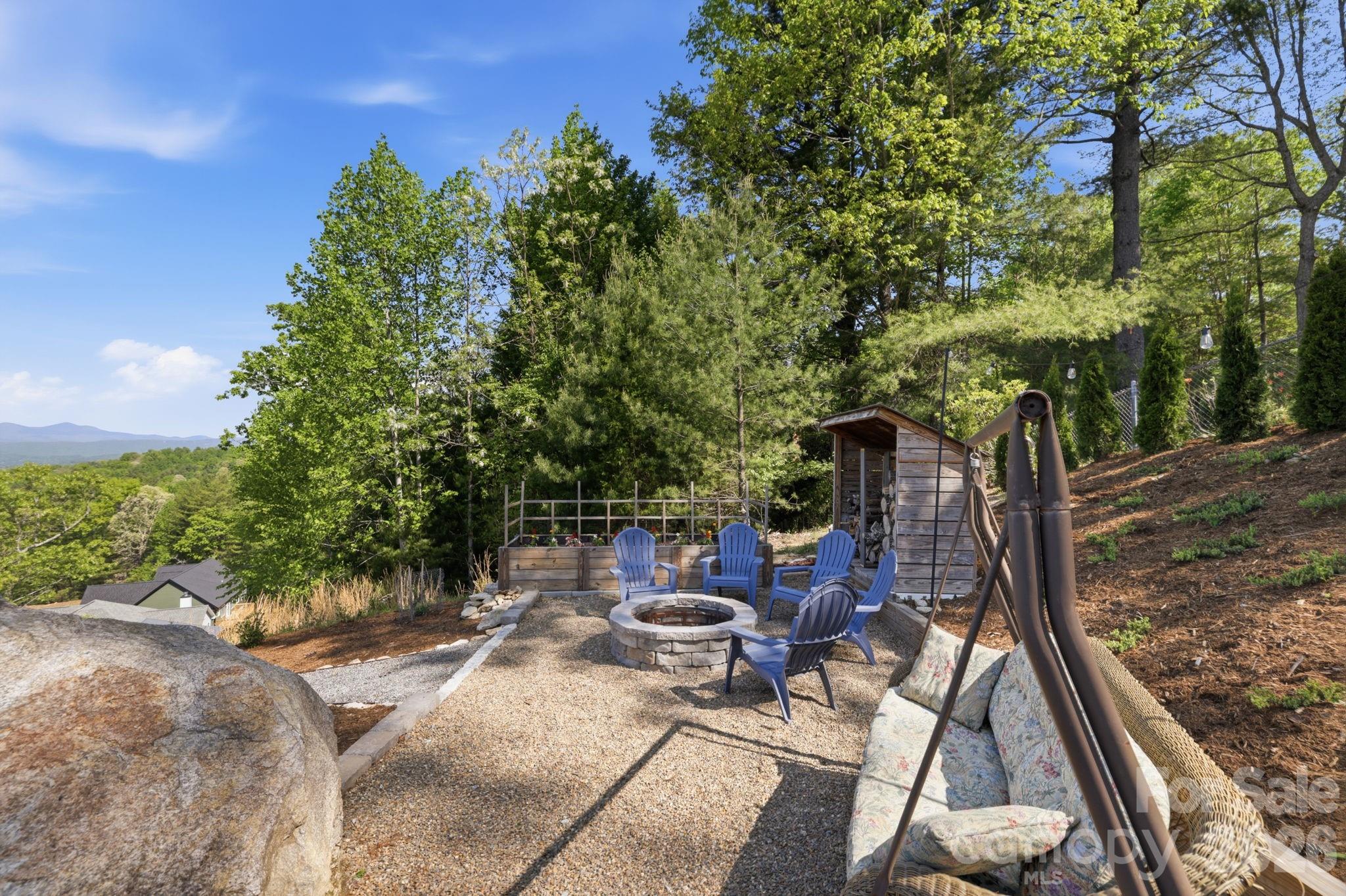 467 Crystal Heights Drive, Hendersonville, NC - photo 13 of 44