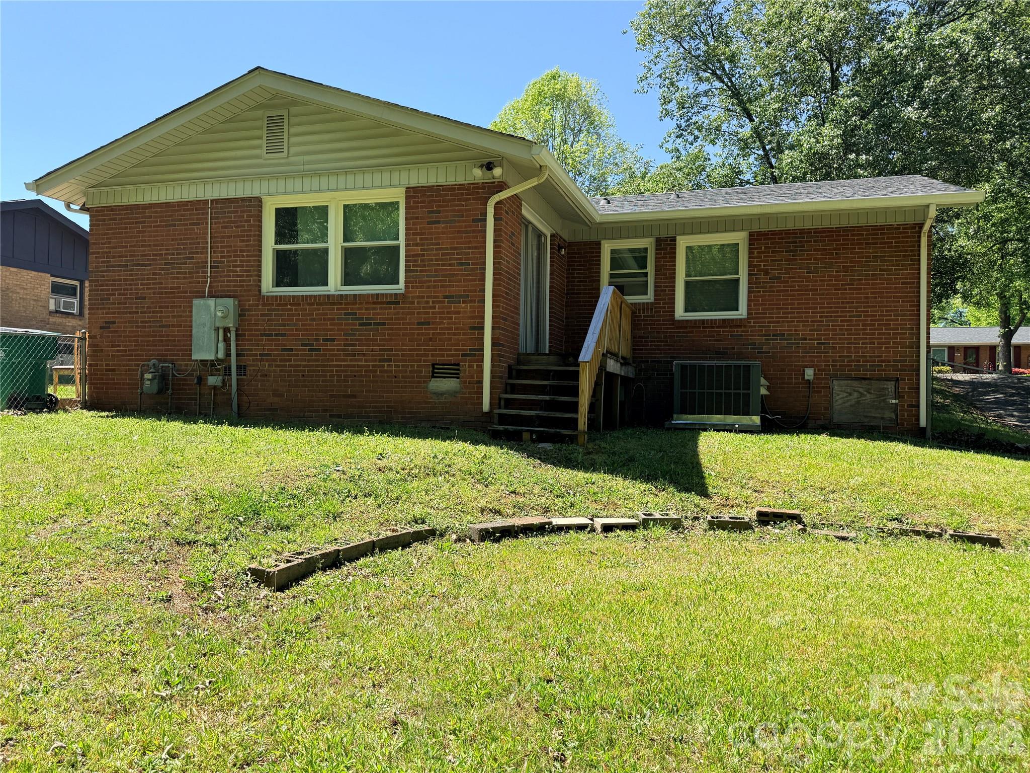 Photo 11 of 1120 Claremont Road, Charlotte, NC