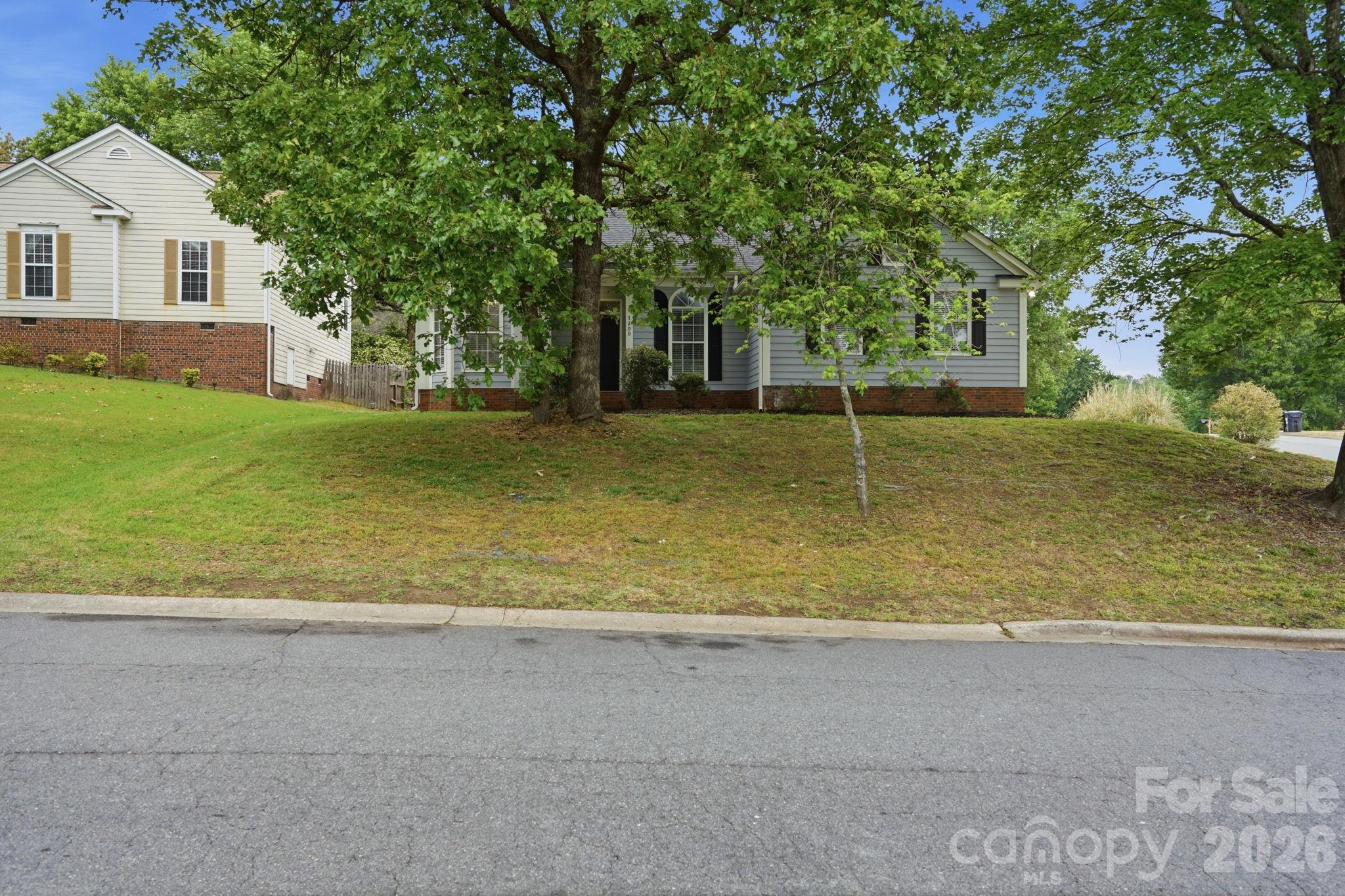 Photo 2 of 7200 Daerwood Place, Charlotte, NC