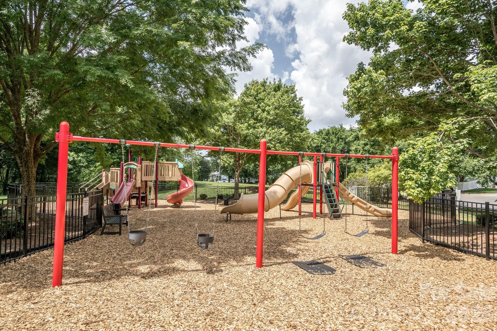 14619 Holly Springs Drive, Huntersville, NC - photo 46 of 49