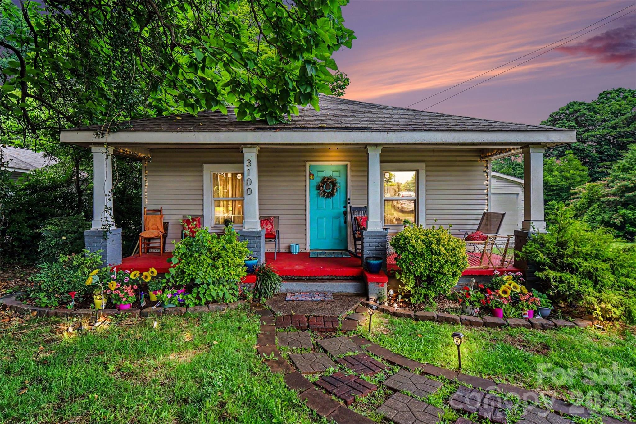 Home for sale at 3100 Avalon Avenue, Charlotte, NC — photo 1 of 30