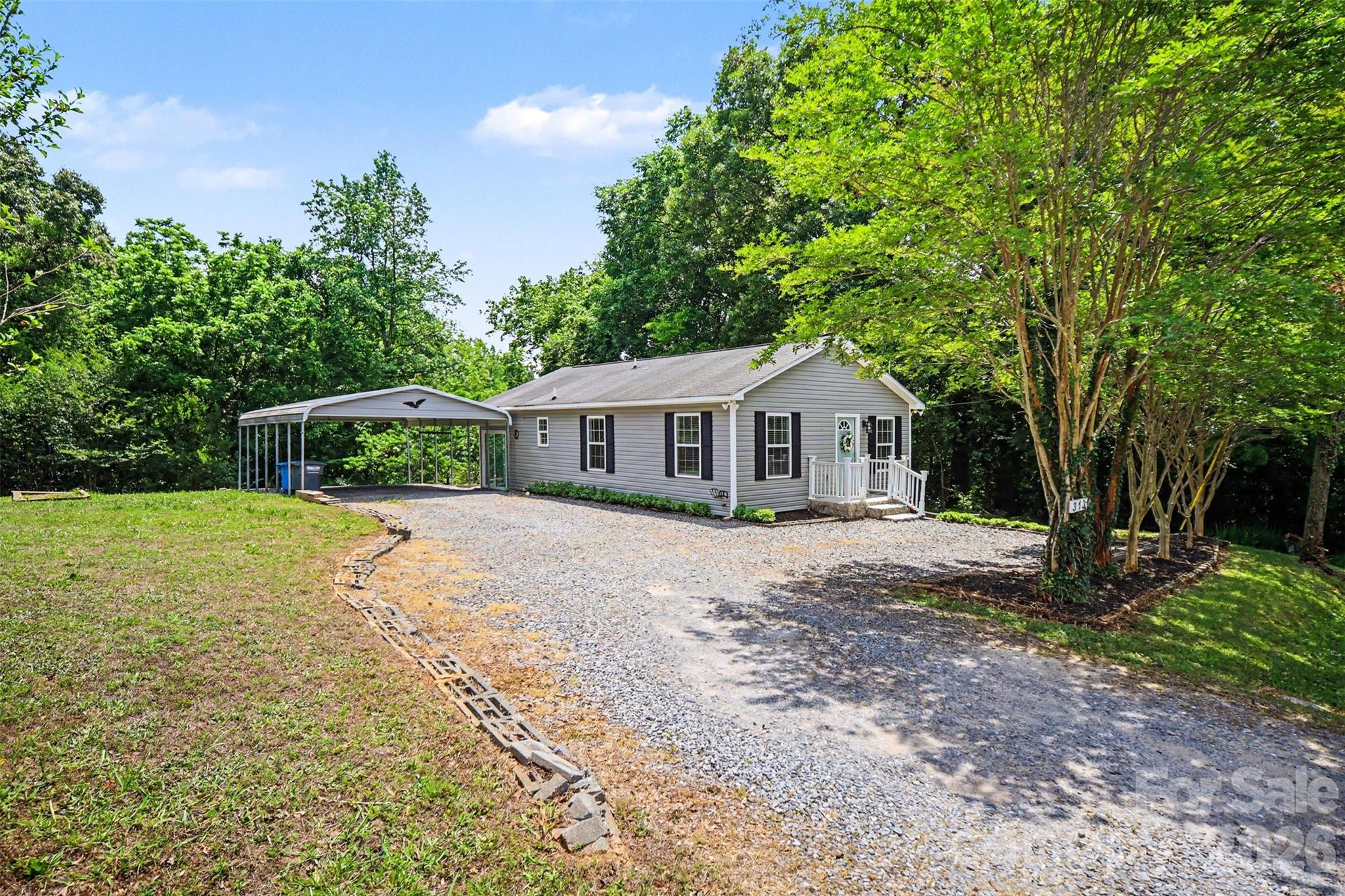 313 Oakland Avenue, Belmont, NC - photo 4 of 28