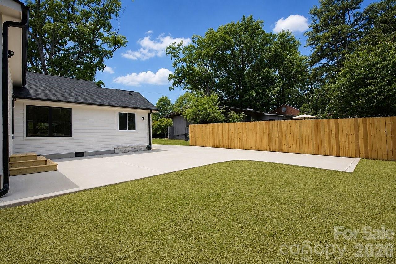 Photo 39 of 409 Scaleybark Road, Charlotte, NC