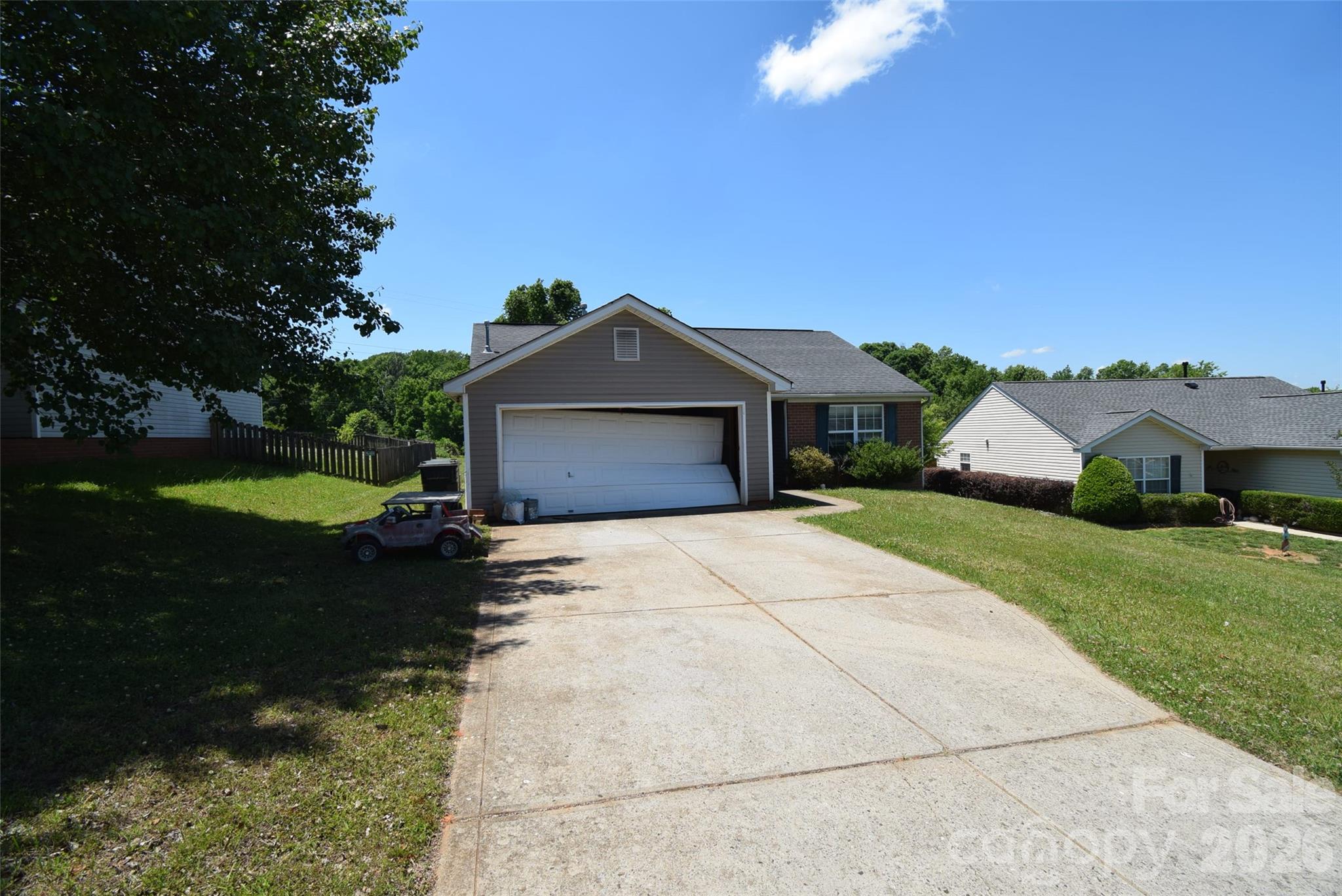 633 Overlook Road, Lowell, NC - photo 3 of 15