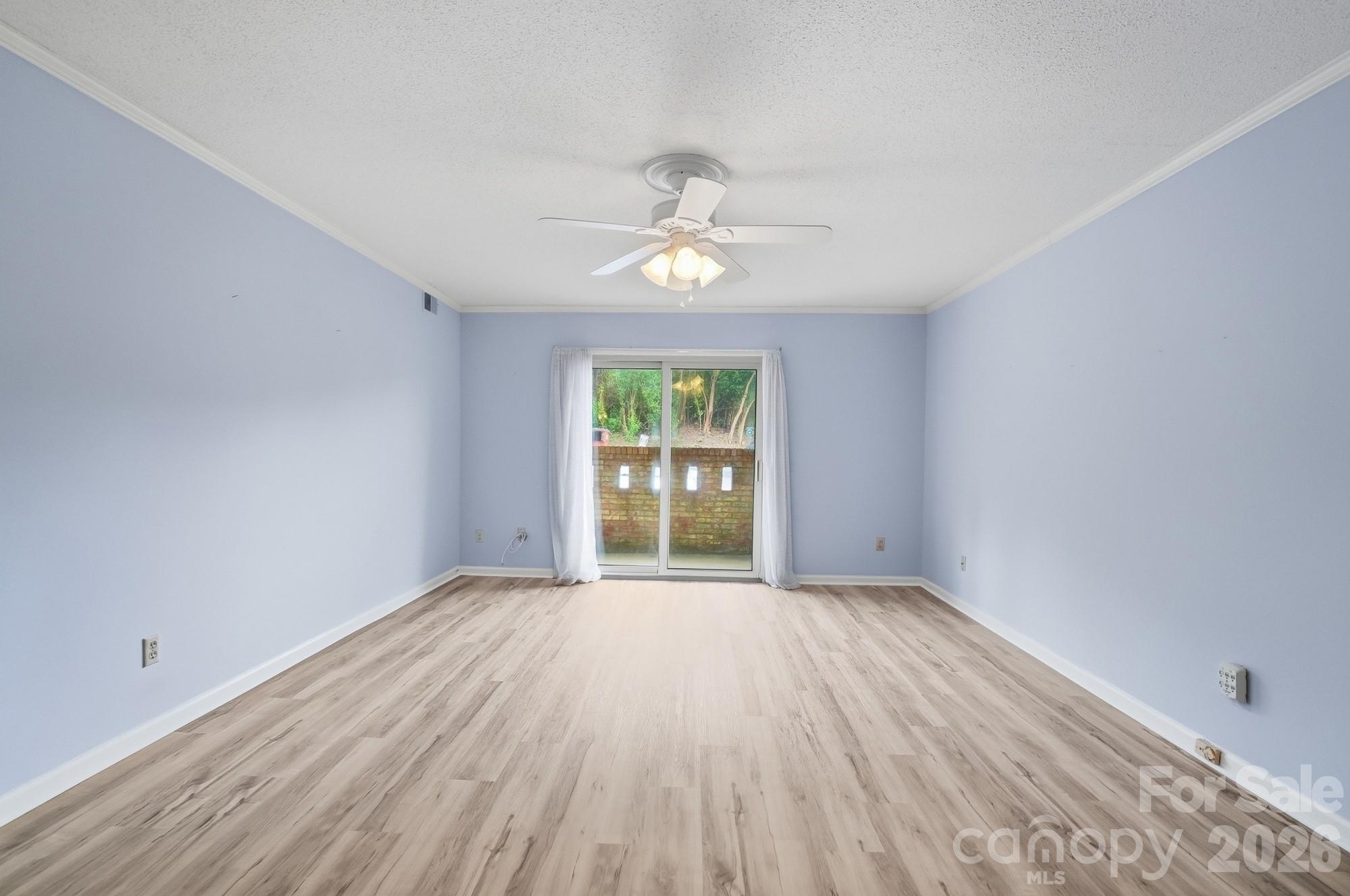 Photo 4 of 4754 Hedgemore DriveN, Charlotte, NC