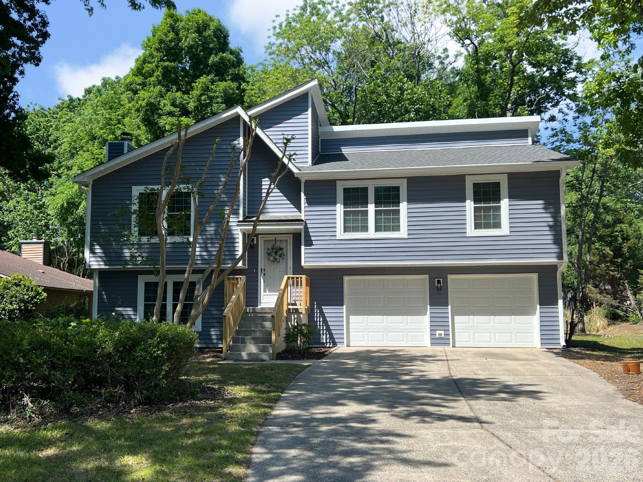 Photo 3 of 10730 Coachman Circle, Charlotte, NC