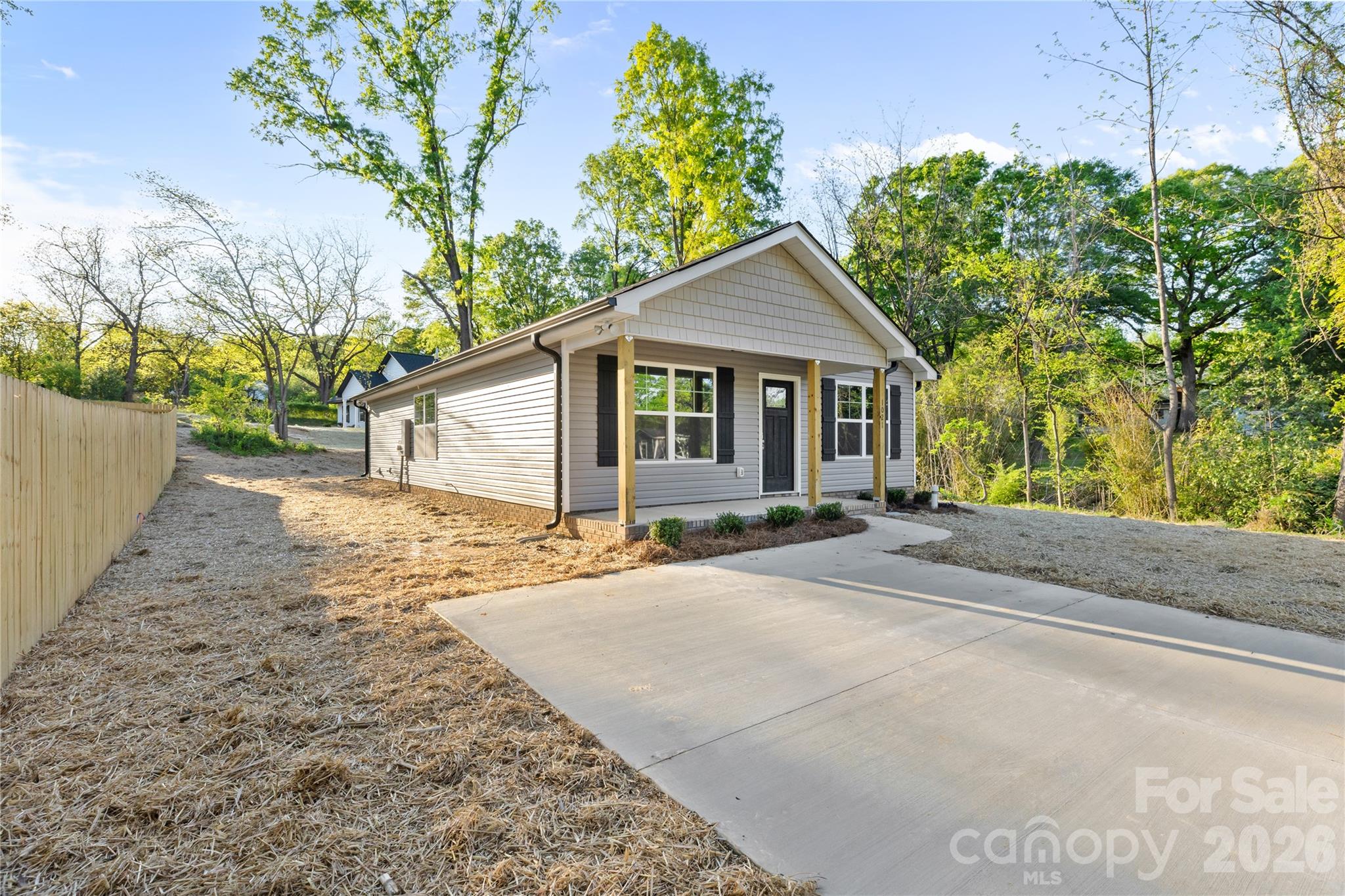 Photo 2 of 1021 E 10th Street, Kannapolis, NC