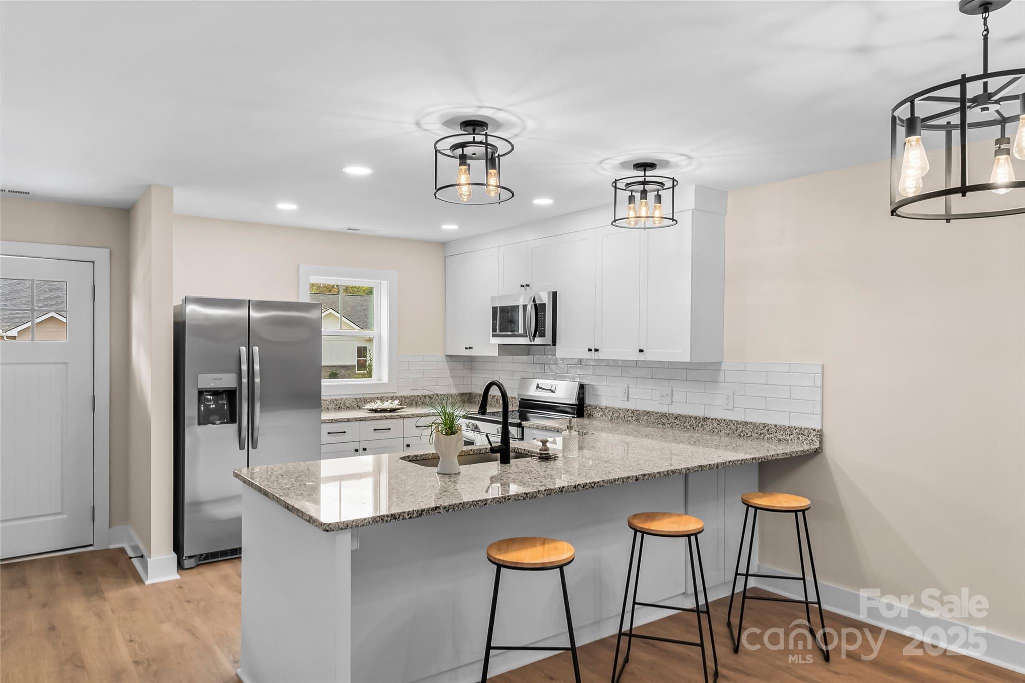 Photo 4 of 206 Beacon Avenue, Morganton, NC