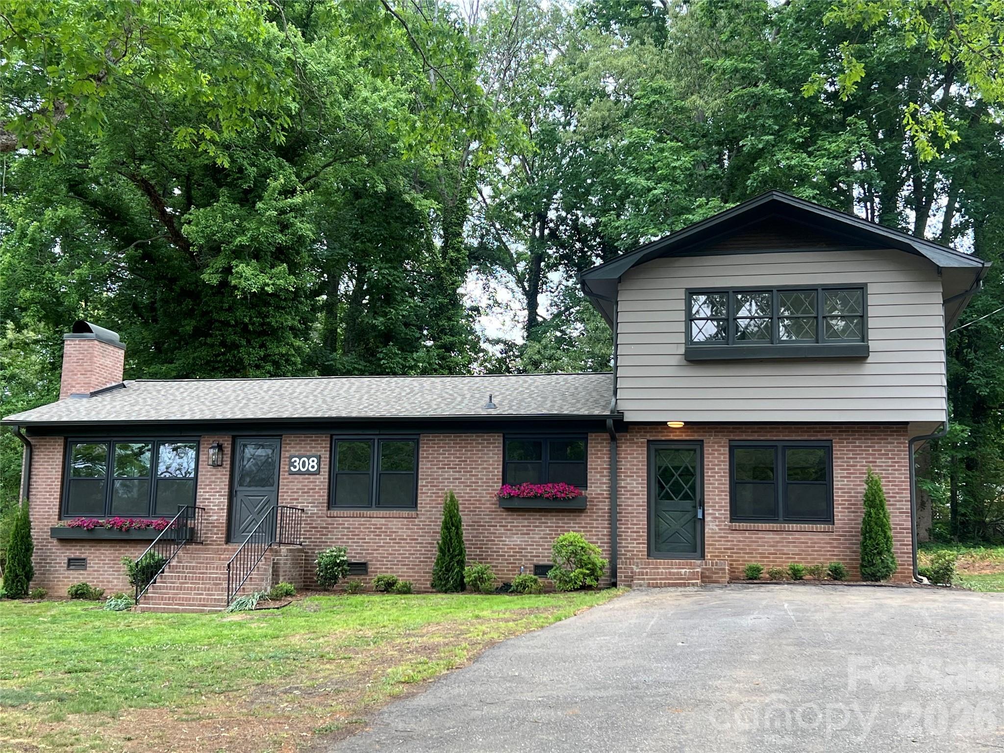 Exterior of 308 Rankin Avenue, Lowell, NC