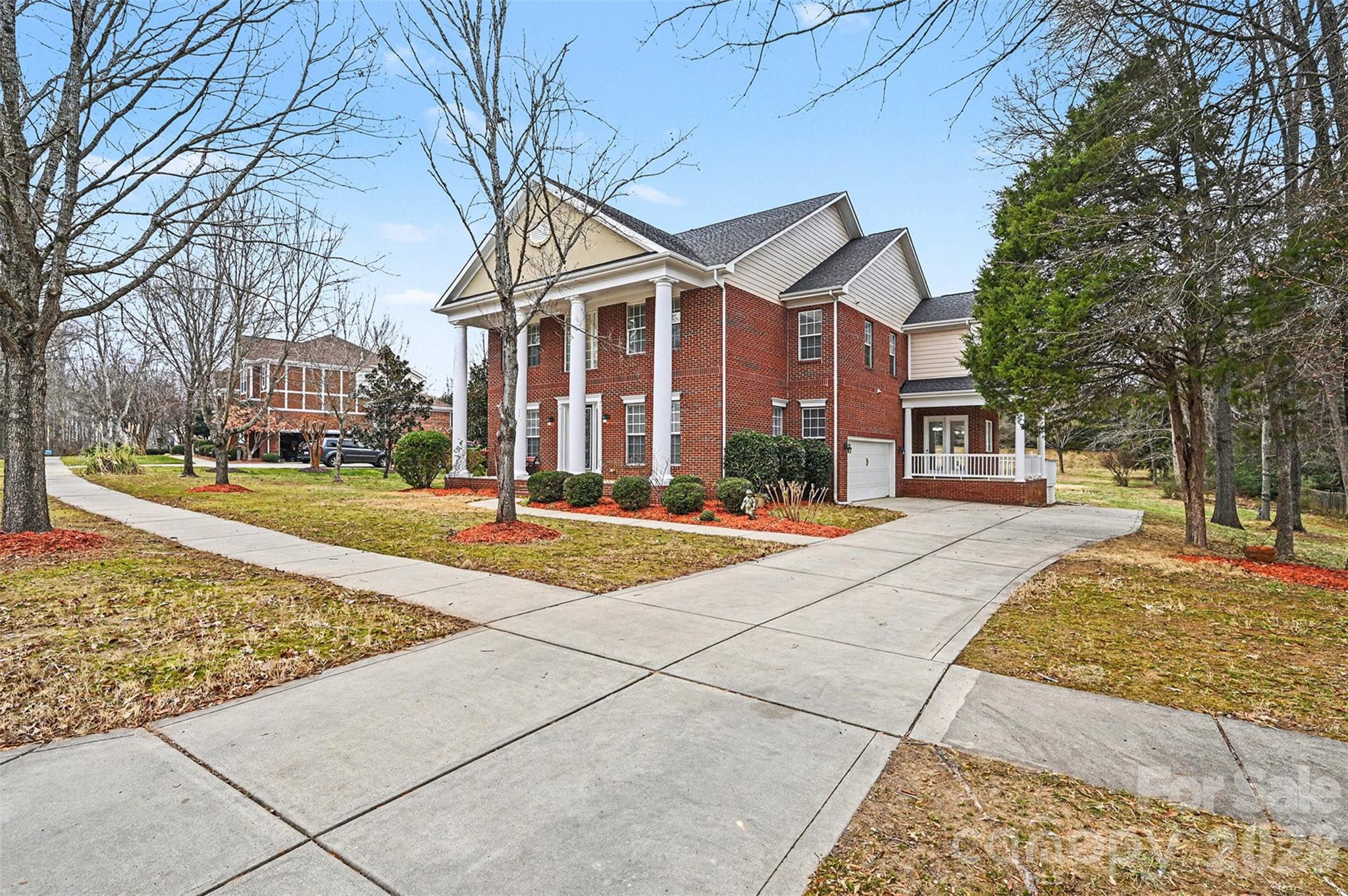 Photo 4 of 1305 Linden Glen Drive, Matthews, NC