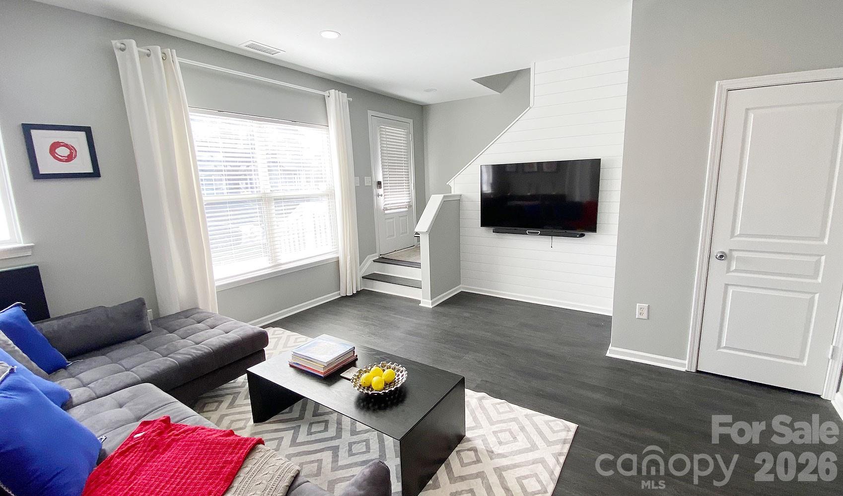 Photo 3 of 446 W Worthington Avenue, Charlotte, NC