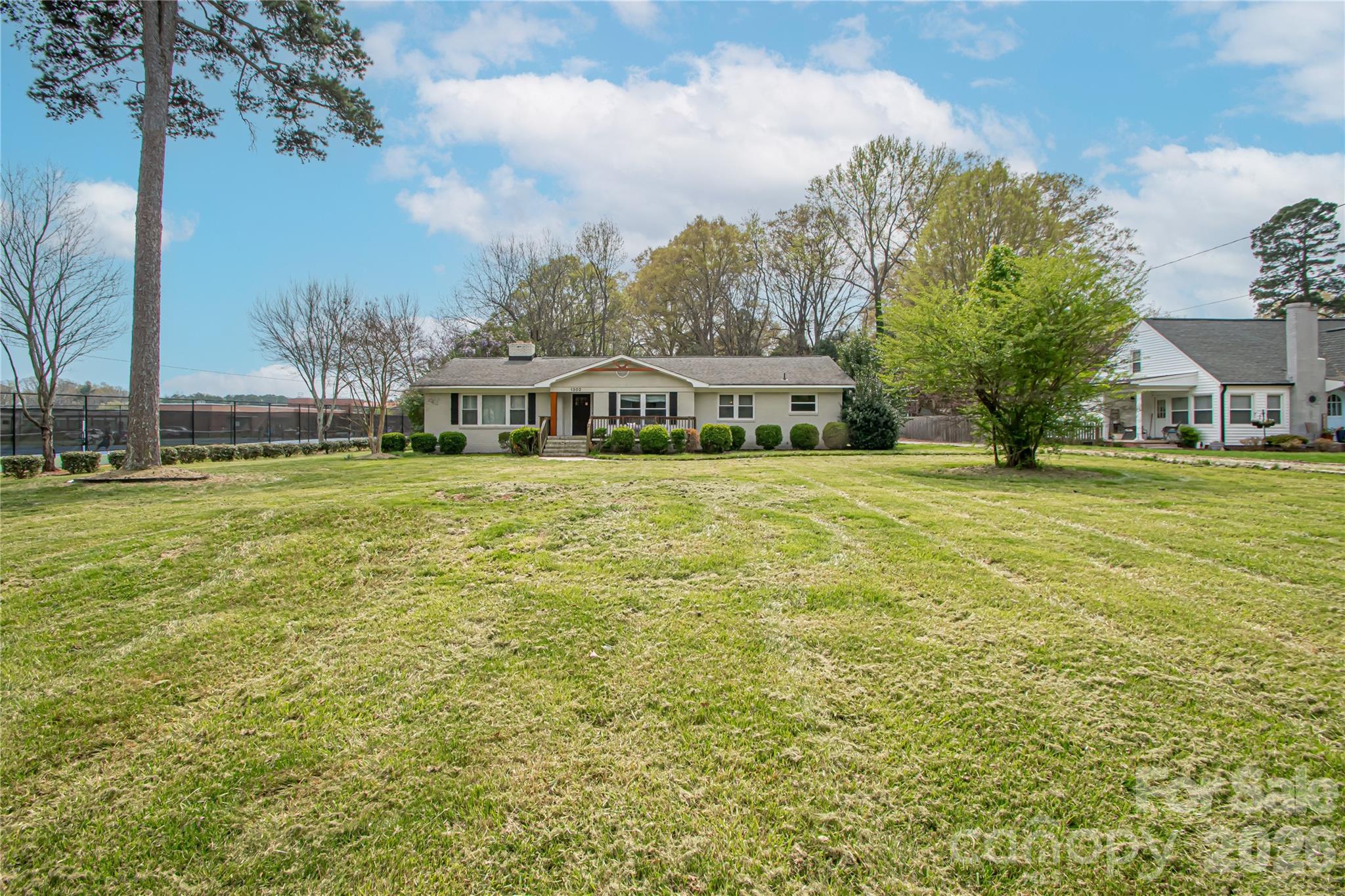 Photo 3 of 1302 E Franklin Street, Monroe, NC