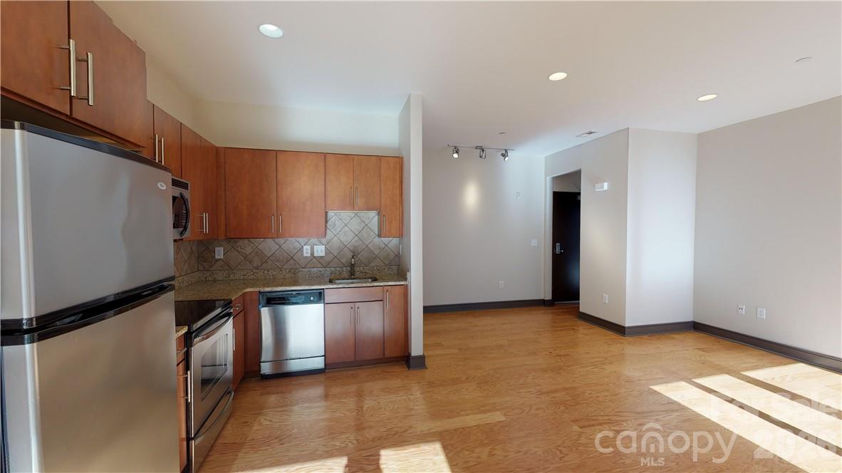 Photo 8 of 2200 Lyndhurst Avenue105, Charlotte, NC