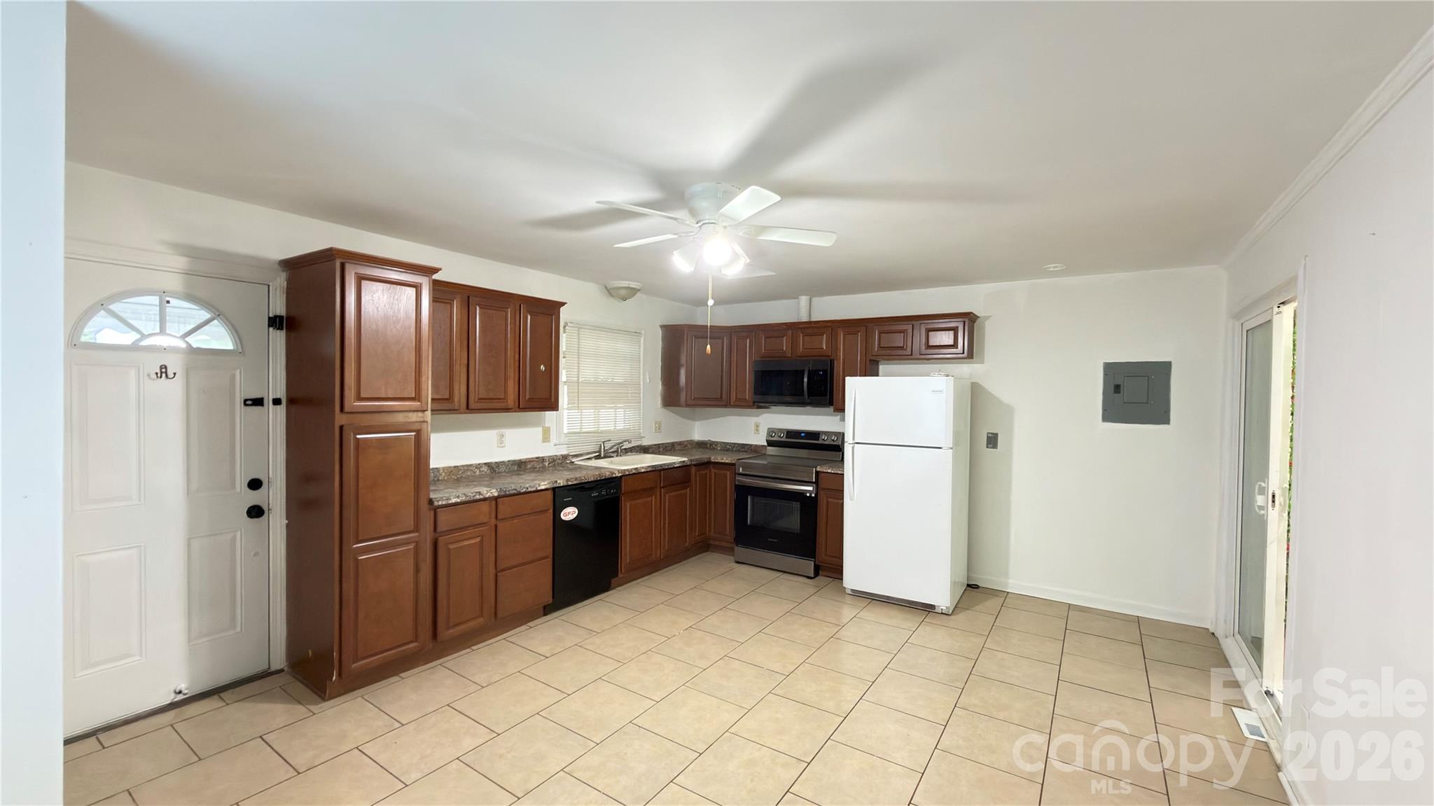 4131 Woodgreen Terrace, Charlotte, NC - photo 4 of 45
