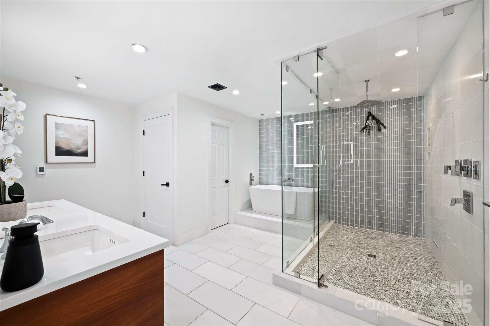 Photo 22 of 127 N Tryon Street615, Charlotte, NC